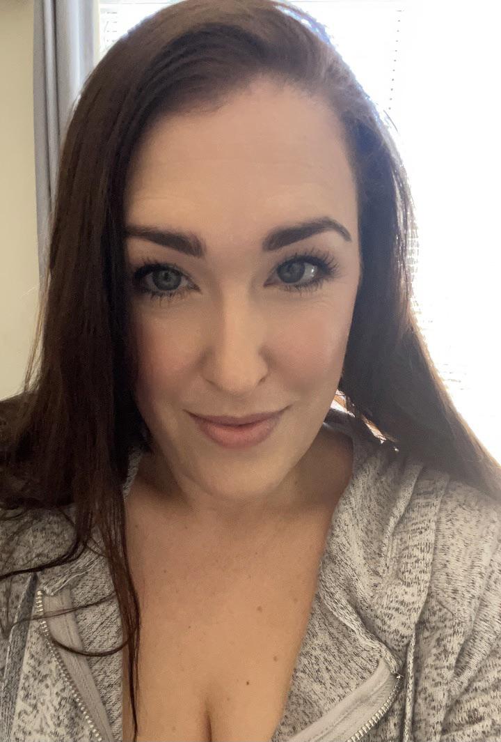 The first five days after the weekend are the hardest. Happy Friday 😁 | Scrolller