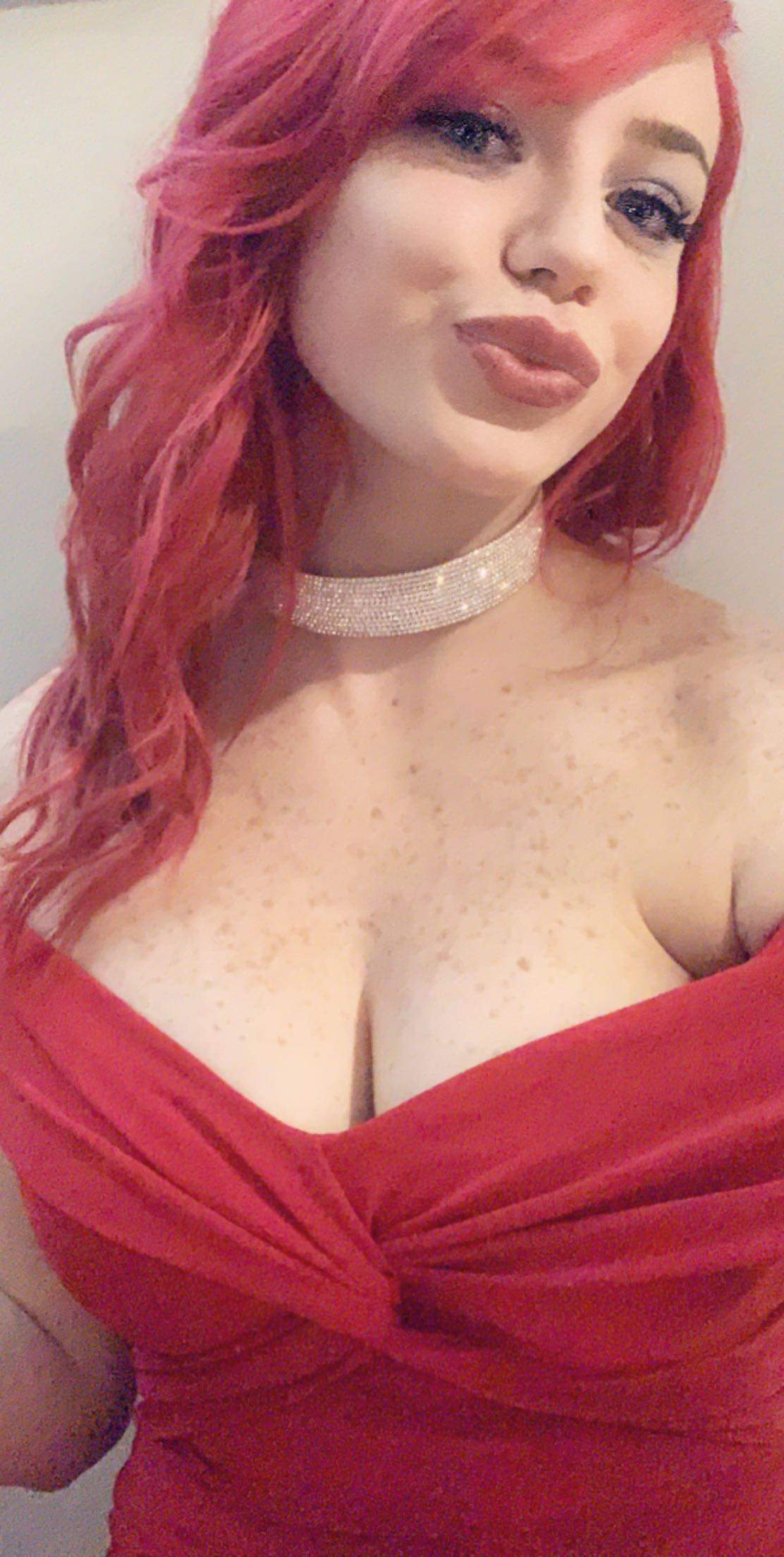 The freckles make my dress pop | Scrolller