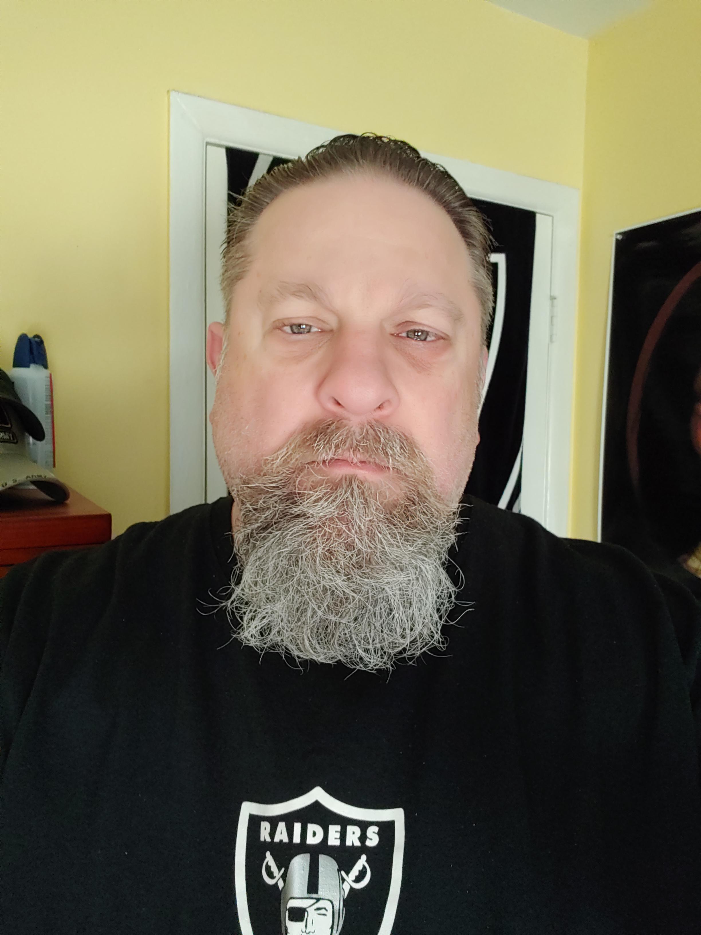 The gray is taking over my beard.....NOOOOO😪 | Scrolller