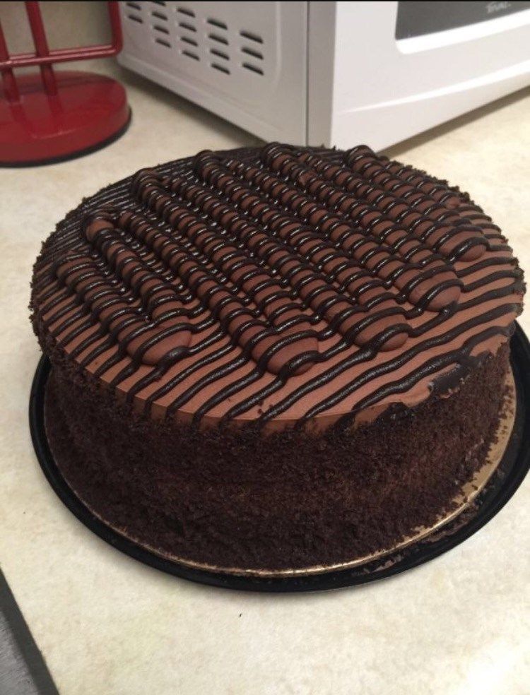 The icing pattern on this cake! YUM! | Scrolller
