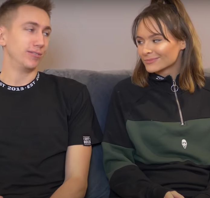 The most odd photo of Simon and Talia | Scrolller