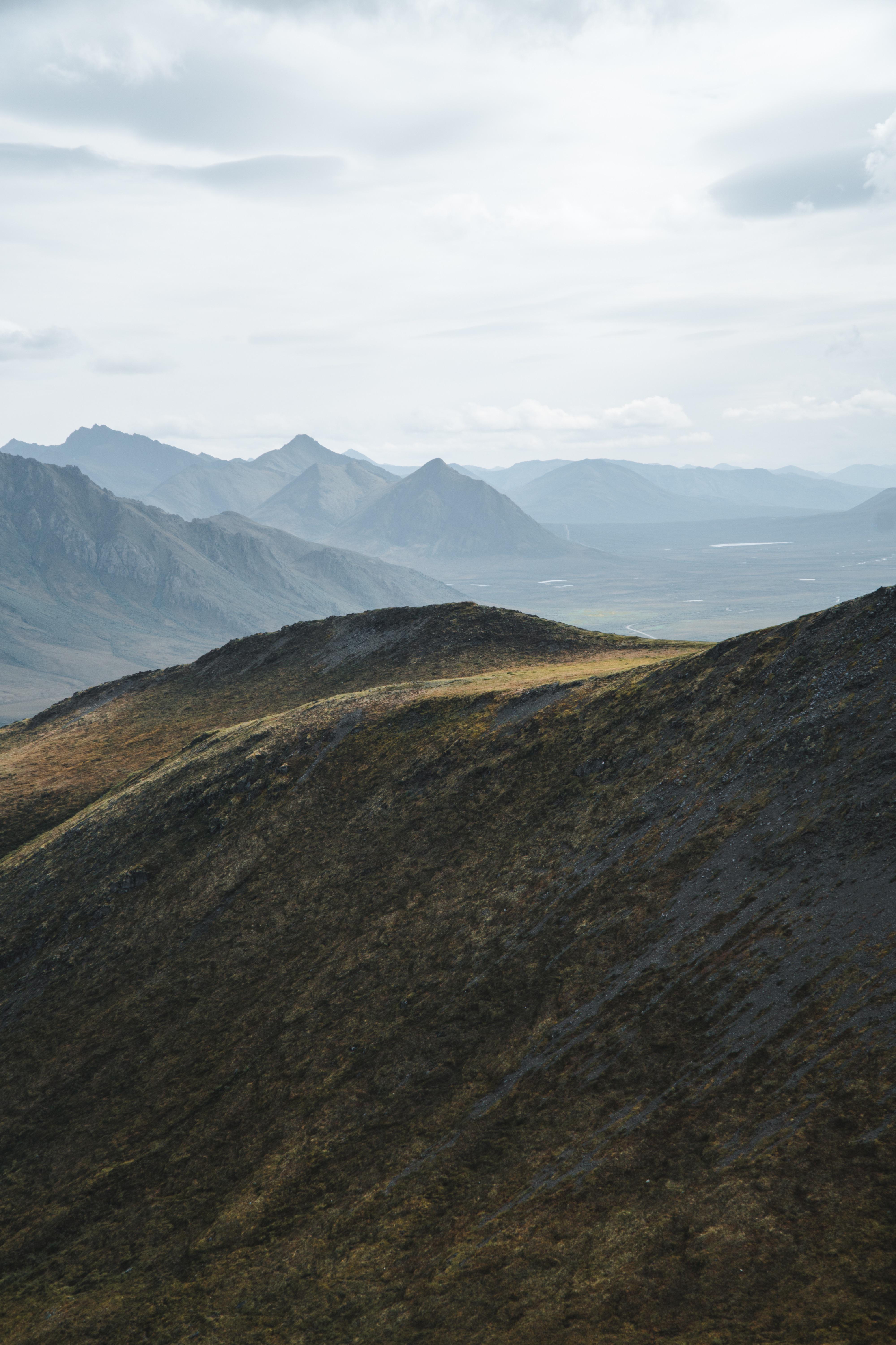 The mountains and tundra of Tombstone Territorial Park, The Yukon (4000x6000) [OC] | Scrolller