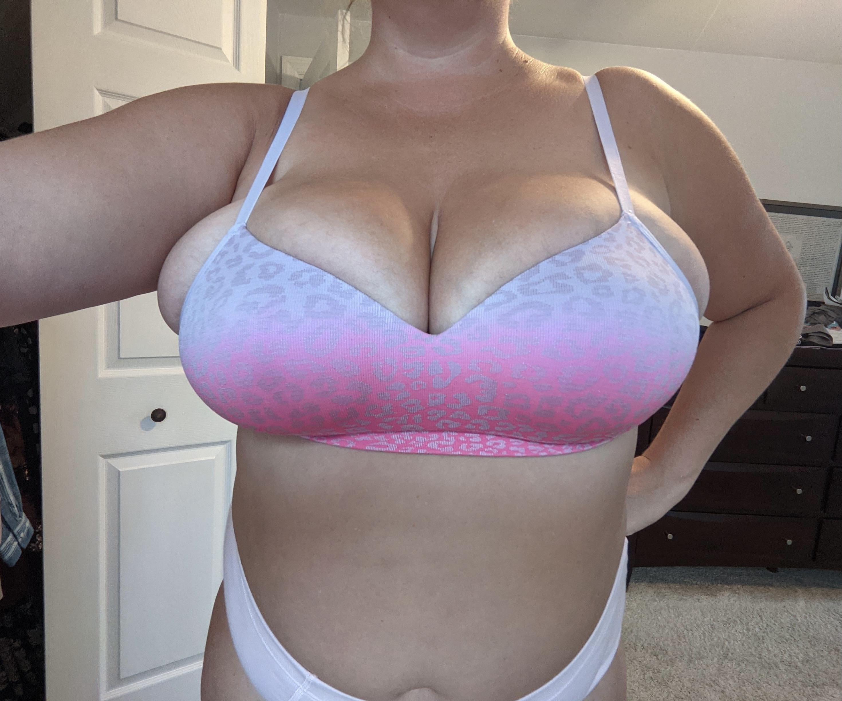 The new bra aunt bought is a bit too small. | Scrolller