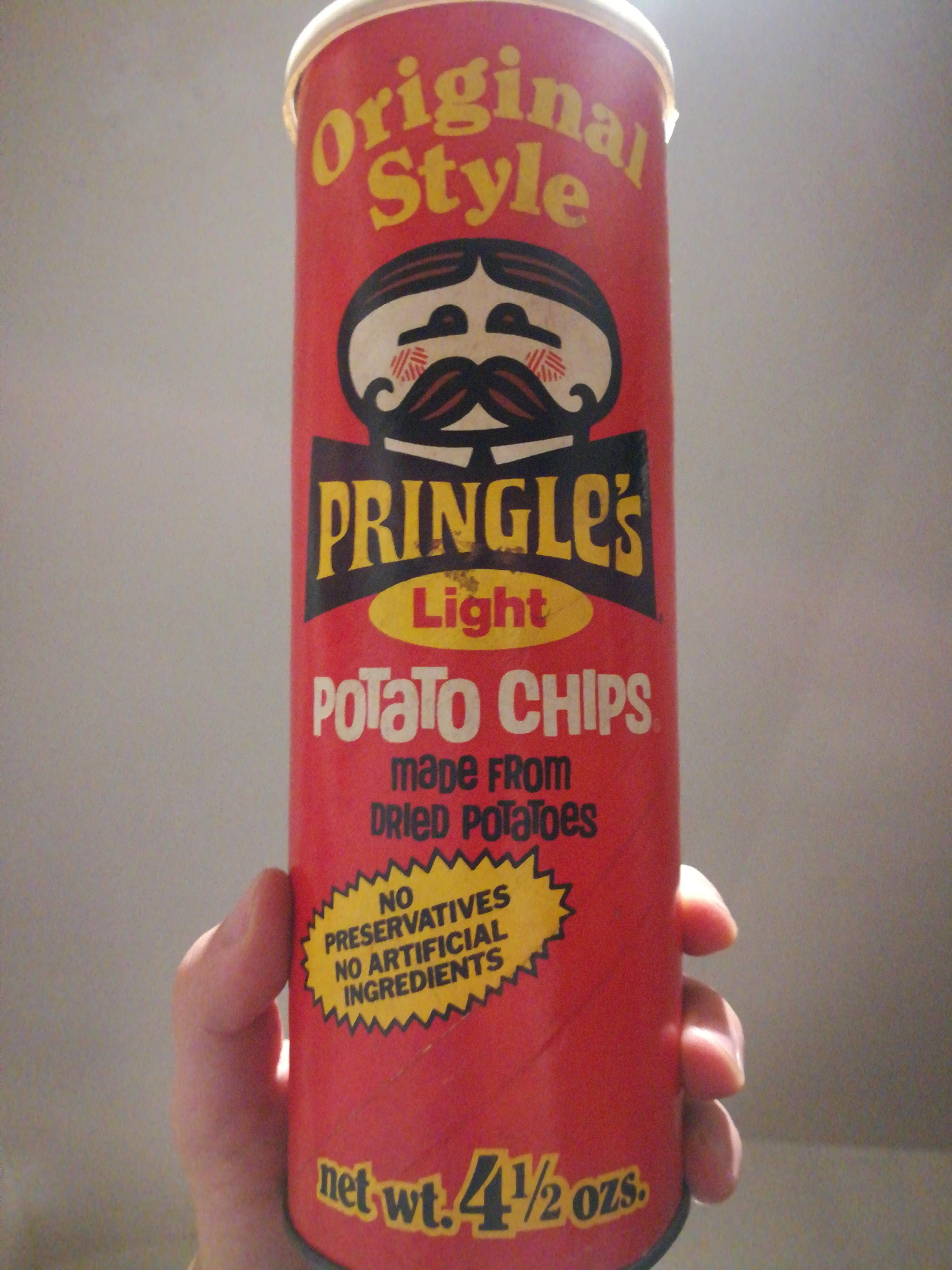 The old Pringle’s cans were better | Scrolller