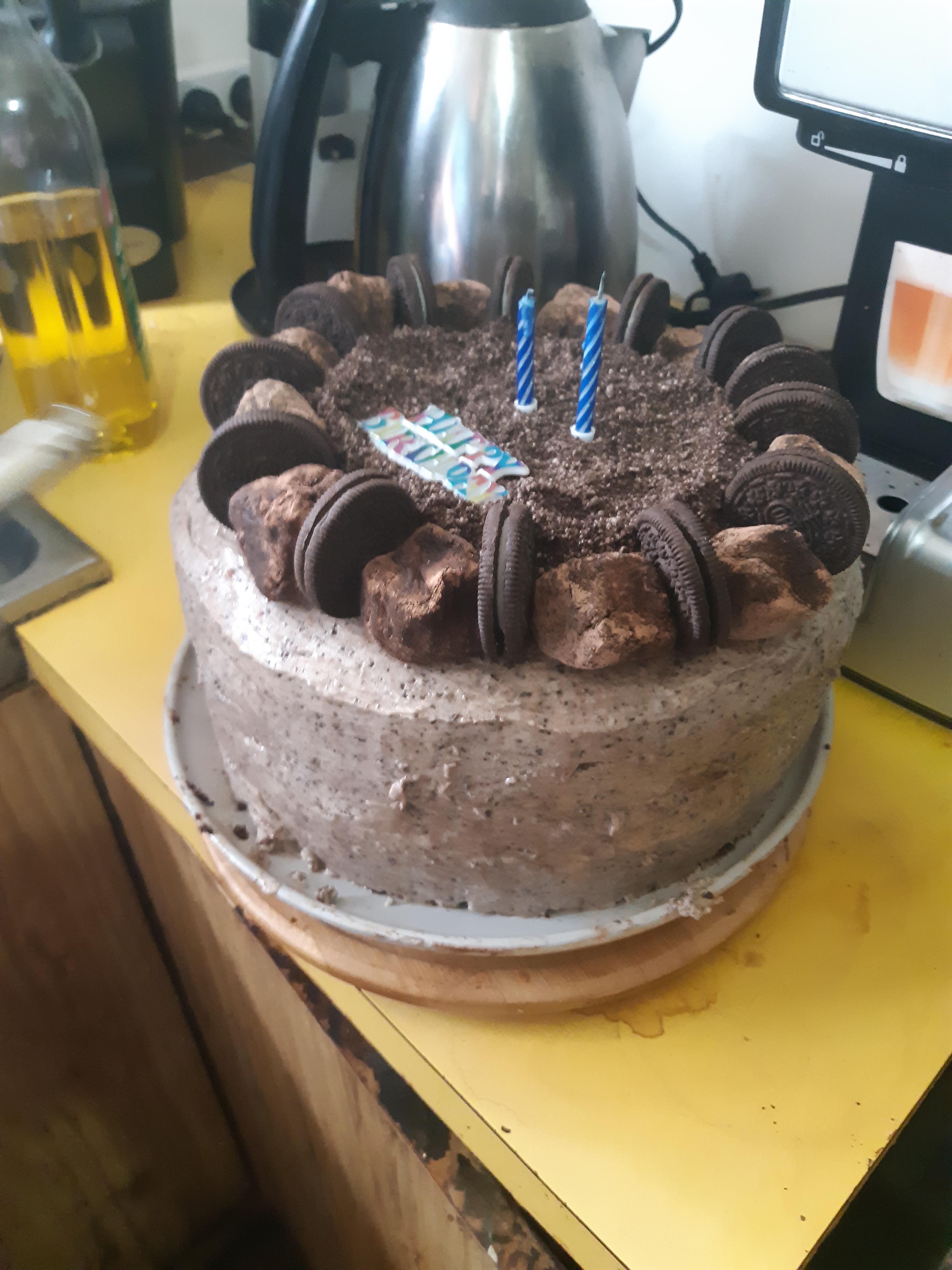 The Oreo rum cake my boyfriend made for my birthday | Scrolller
