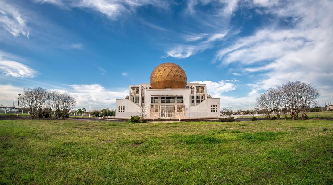 The Palace of the Golden Orbs | Scrolller