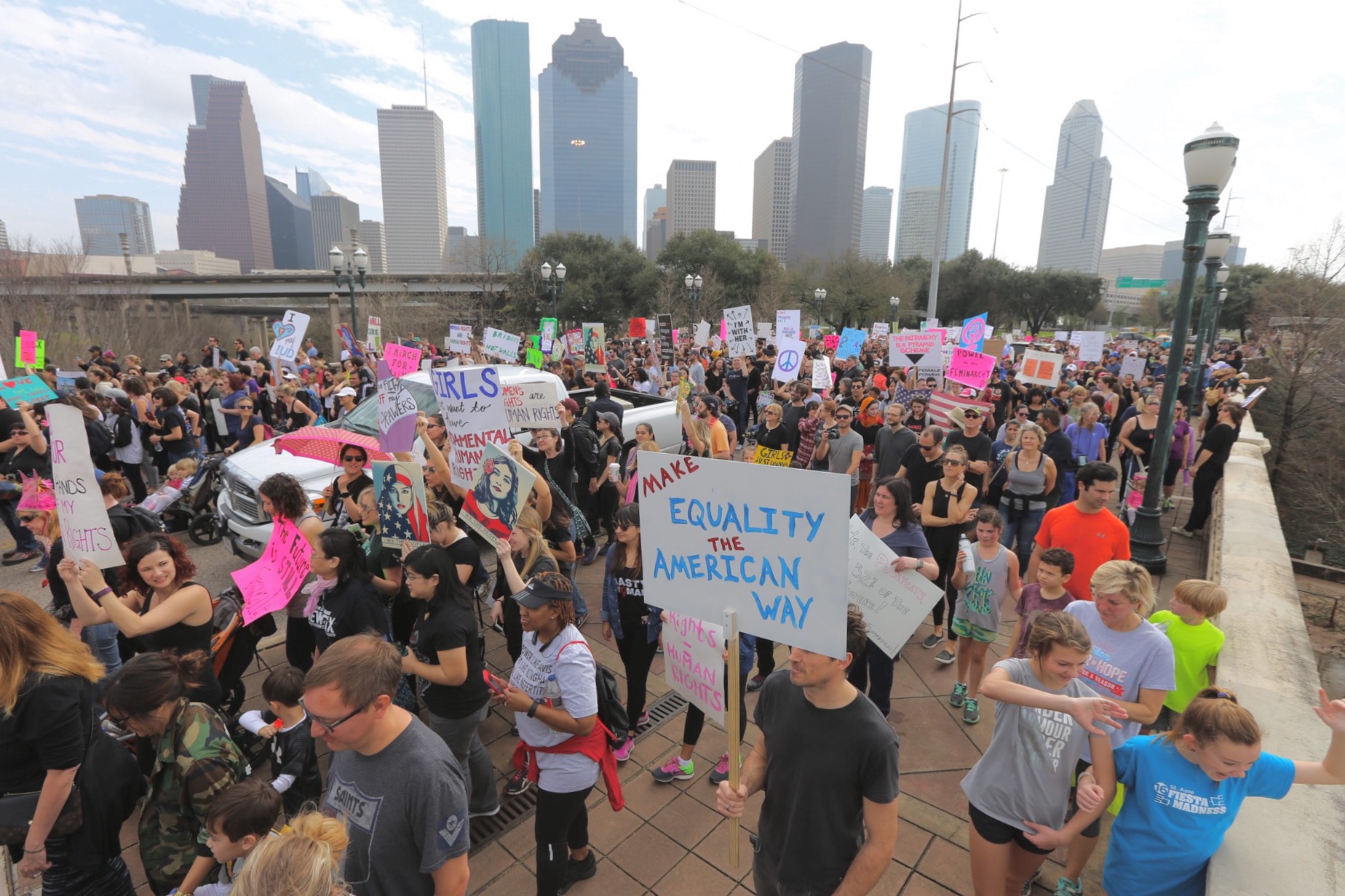 THE photo at the women's march | Scrolller