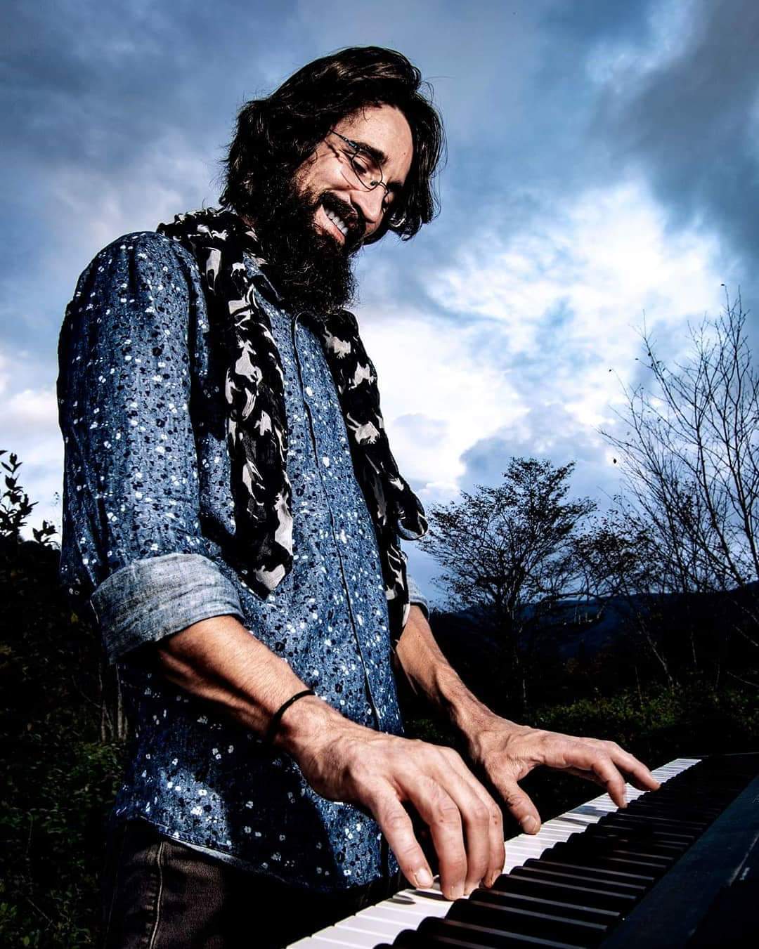 The piano man | Scrolller