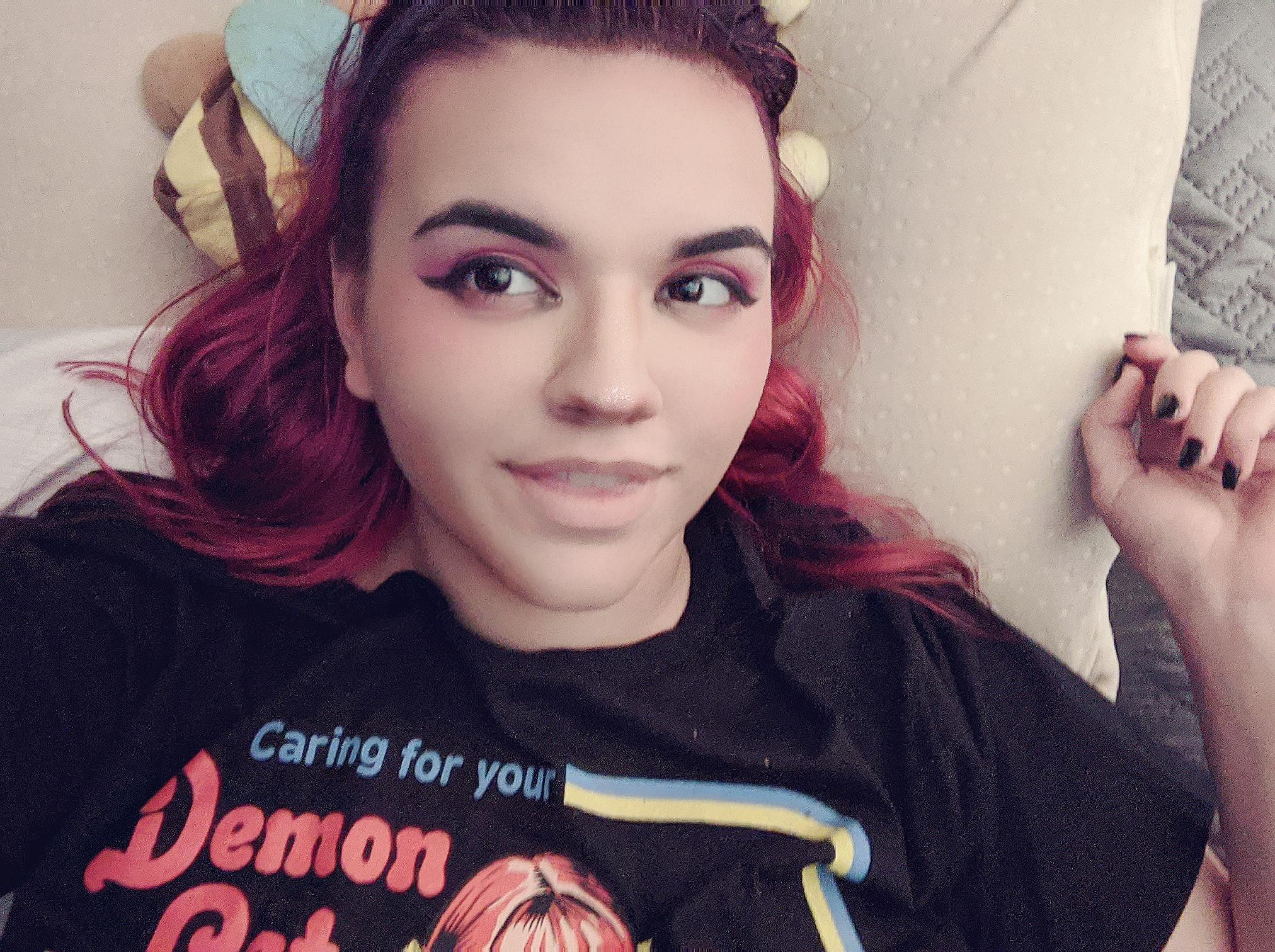 The rare occasion I smile 💕 [Over 18] | Scrolller