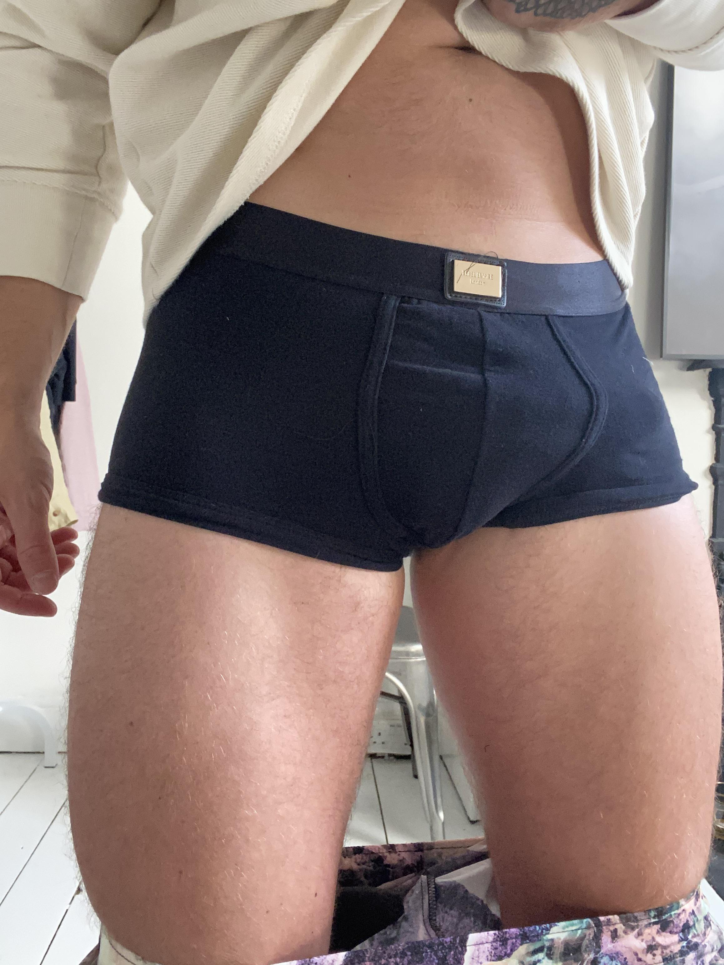 The sideways bulge...you see it? | Scrolller