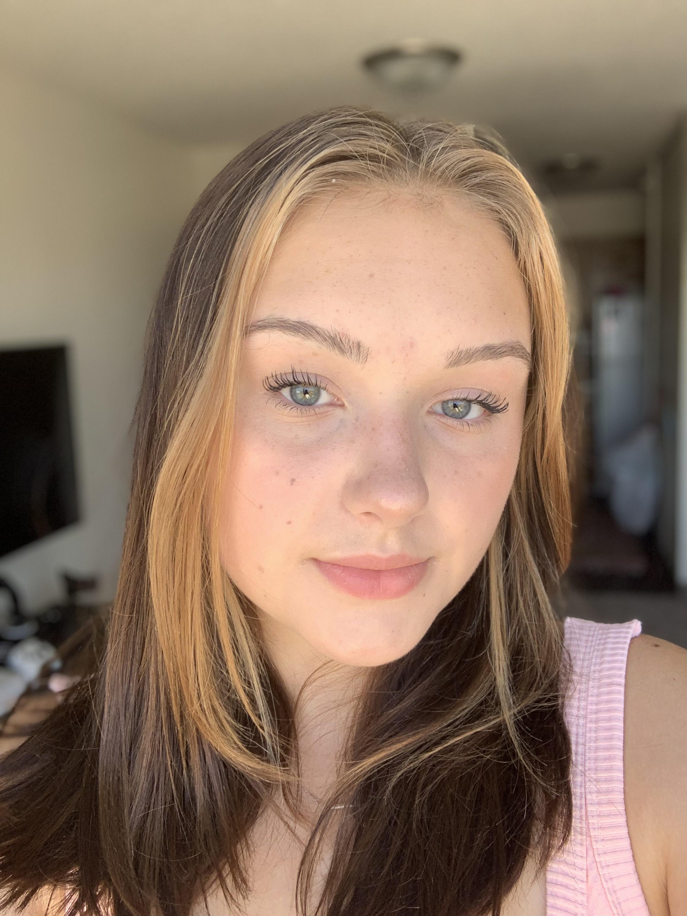 The snack that smiles back😁 [f]18 | Scrolller