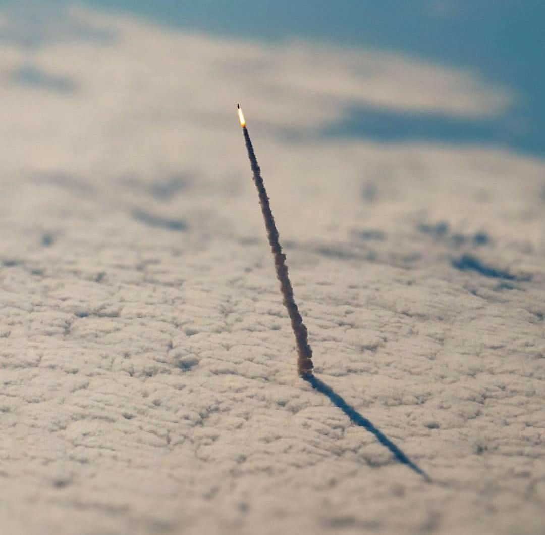 The Space Shuttle | Scrolller