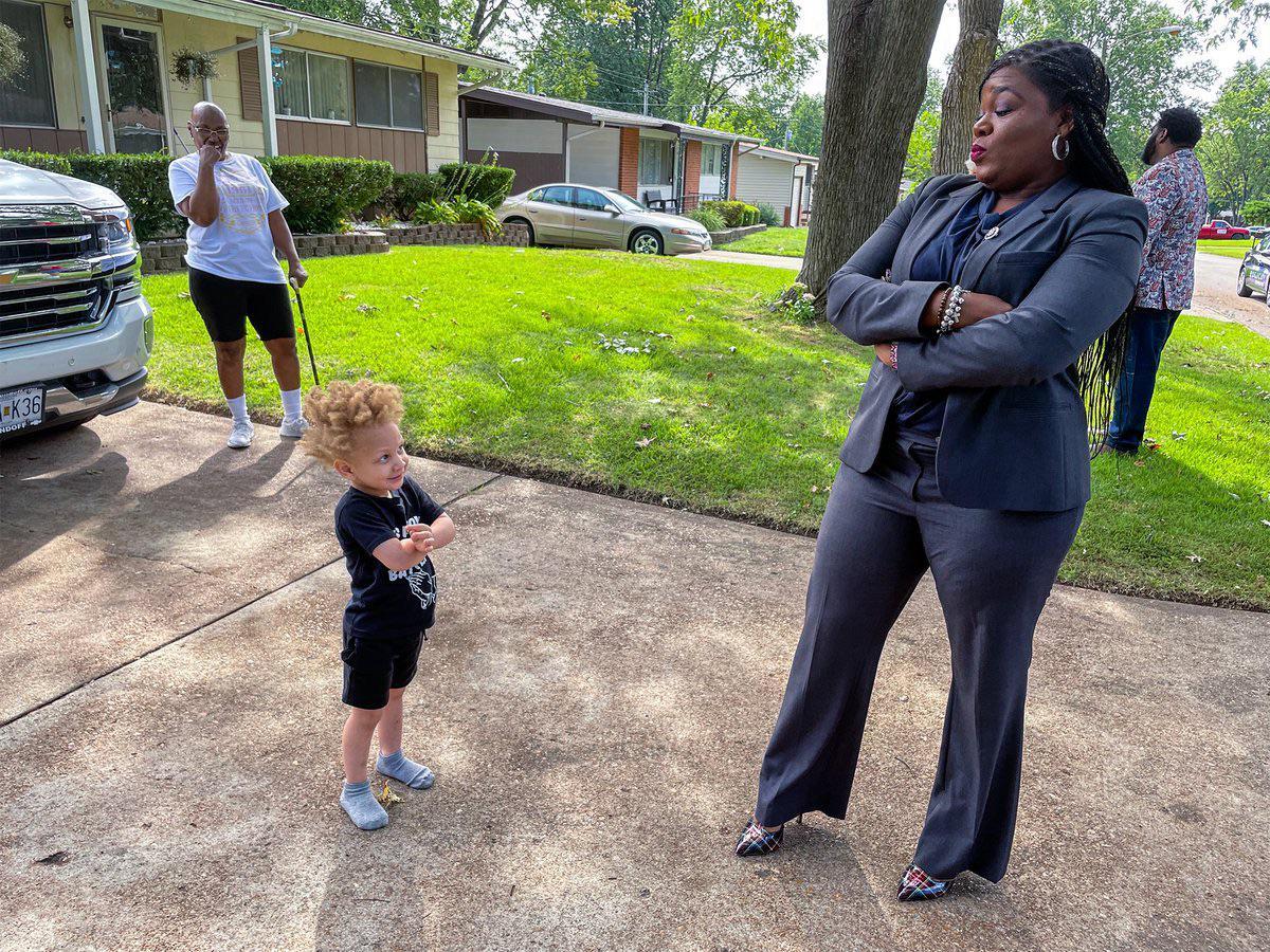 The standoff | Scrolller