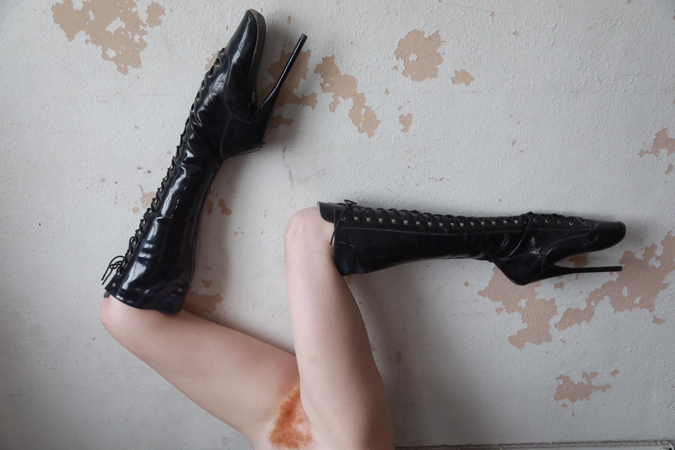 These boots are made for worship... | Scrolller