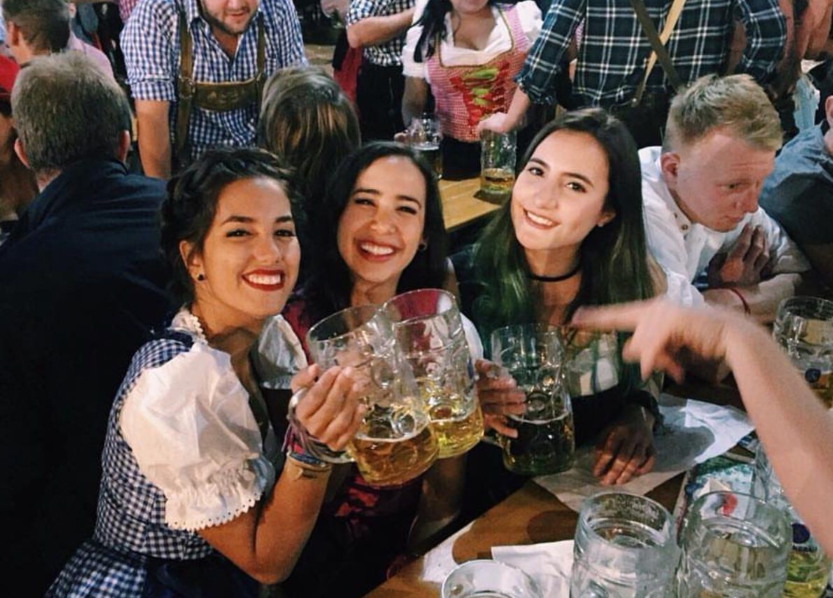 These girls I met at Octoberfest | Scrolller