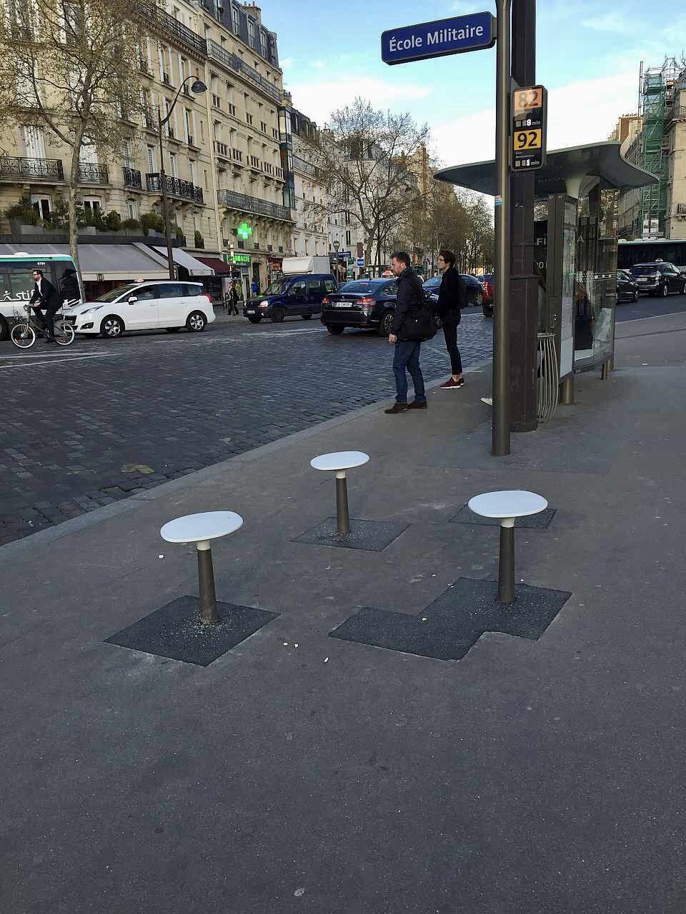 They installed a new "bench" in Paris | Scrolller