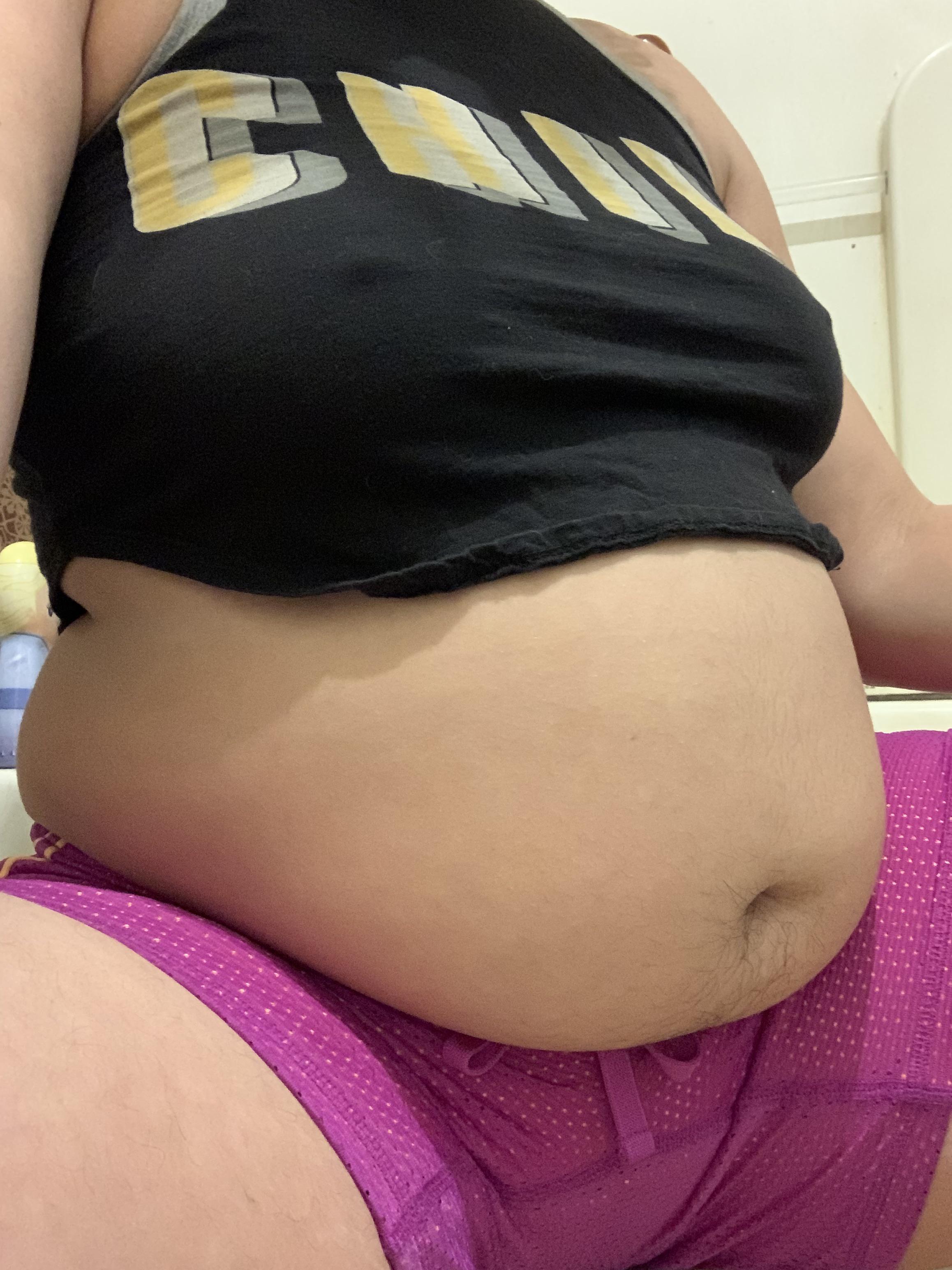 (they/them) my belly is growling for burgers | Scrolller