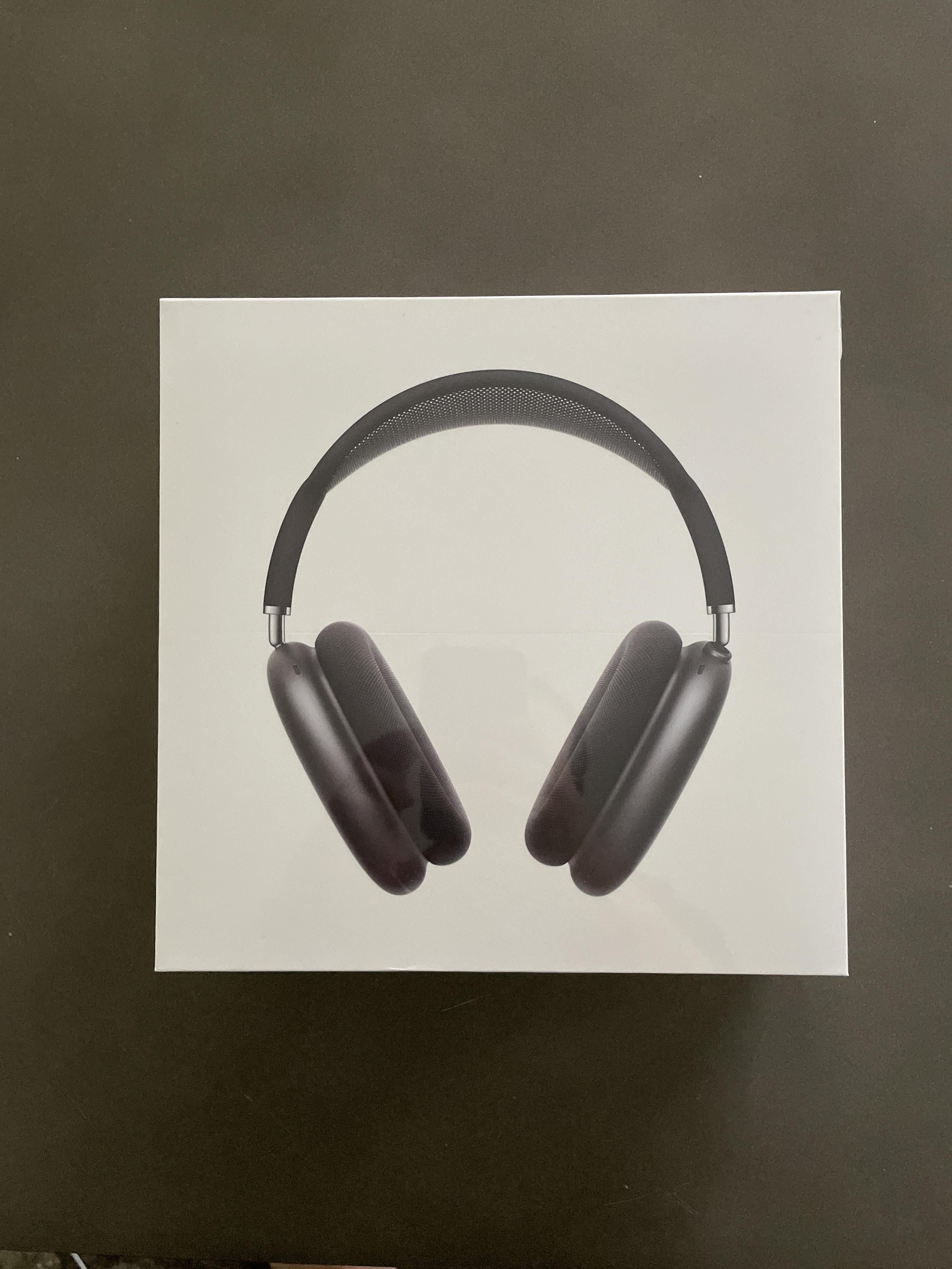 They're here! | Scrolller