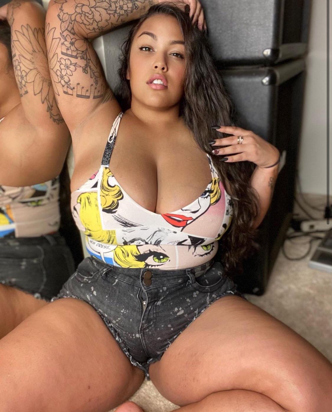 Thiccc Thighs save lives 🙂 | Scrolller