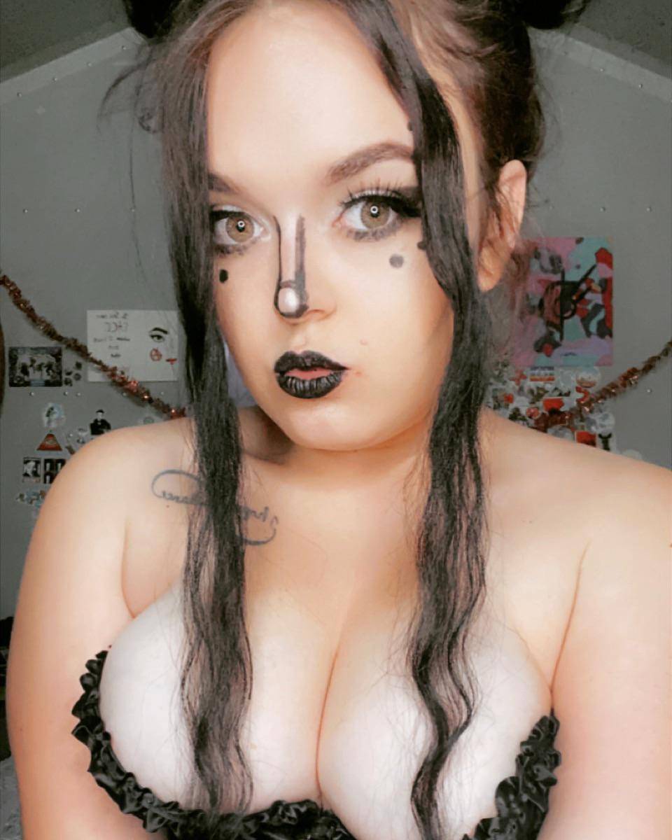 Tig Ole Bitties 💦 Scrolller