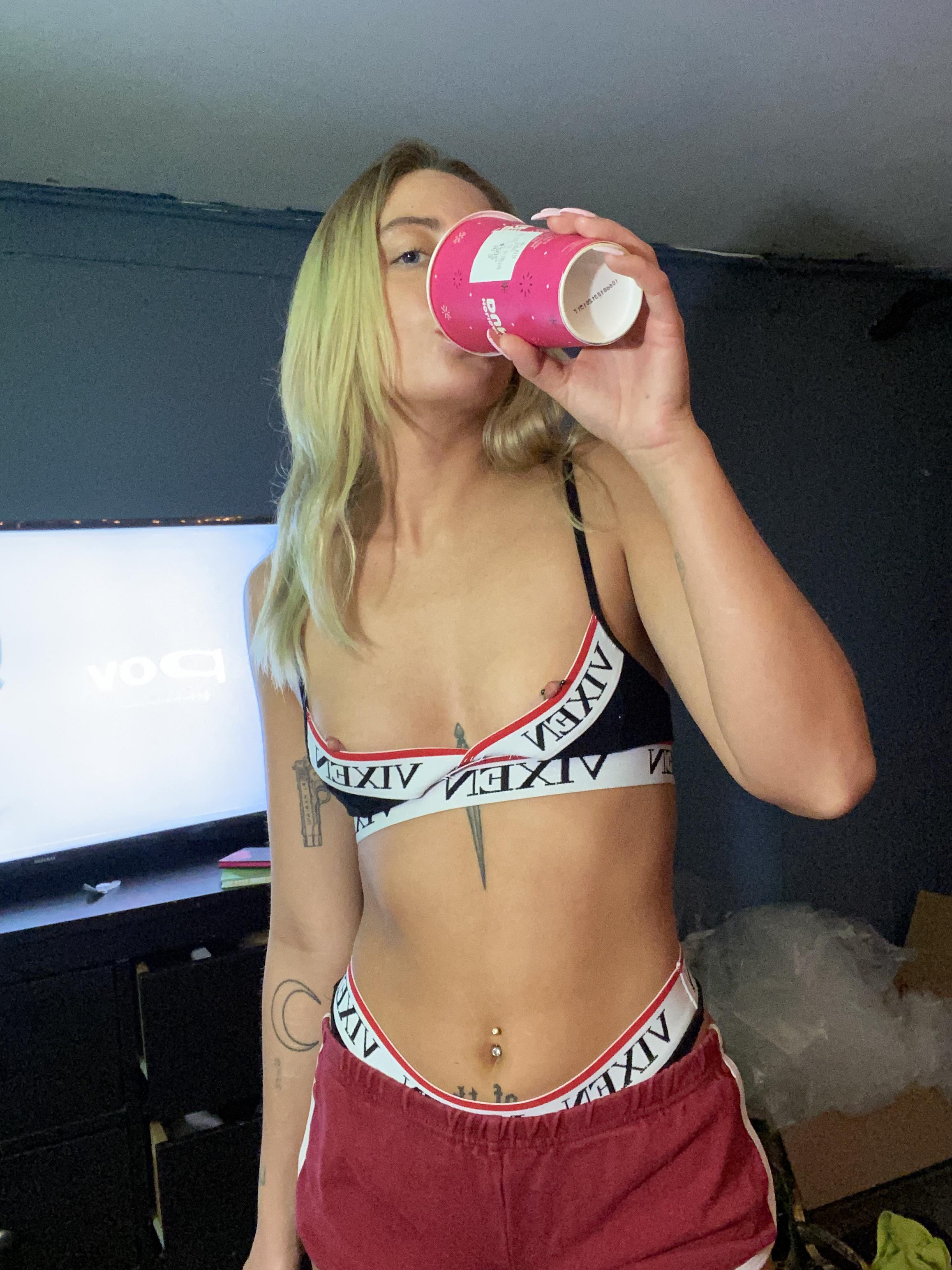 Third cup of the day 😋 | Scrolller