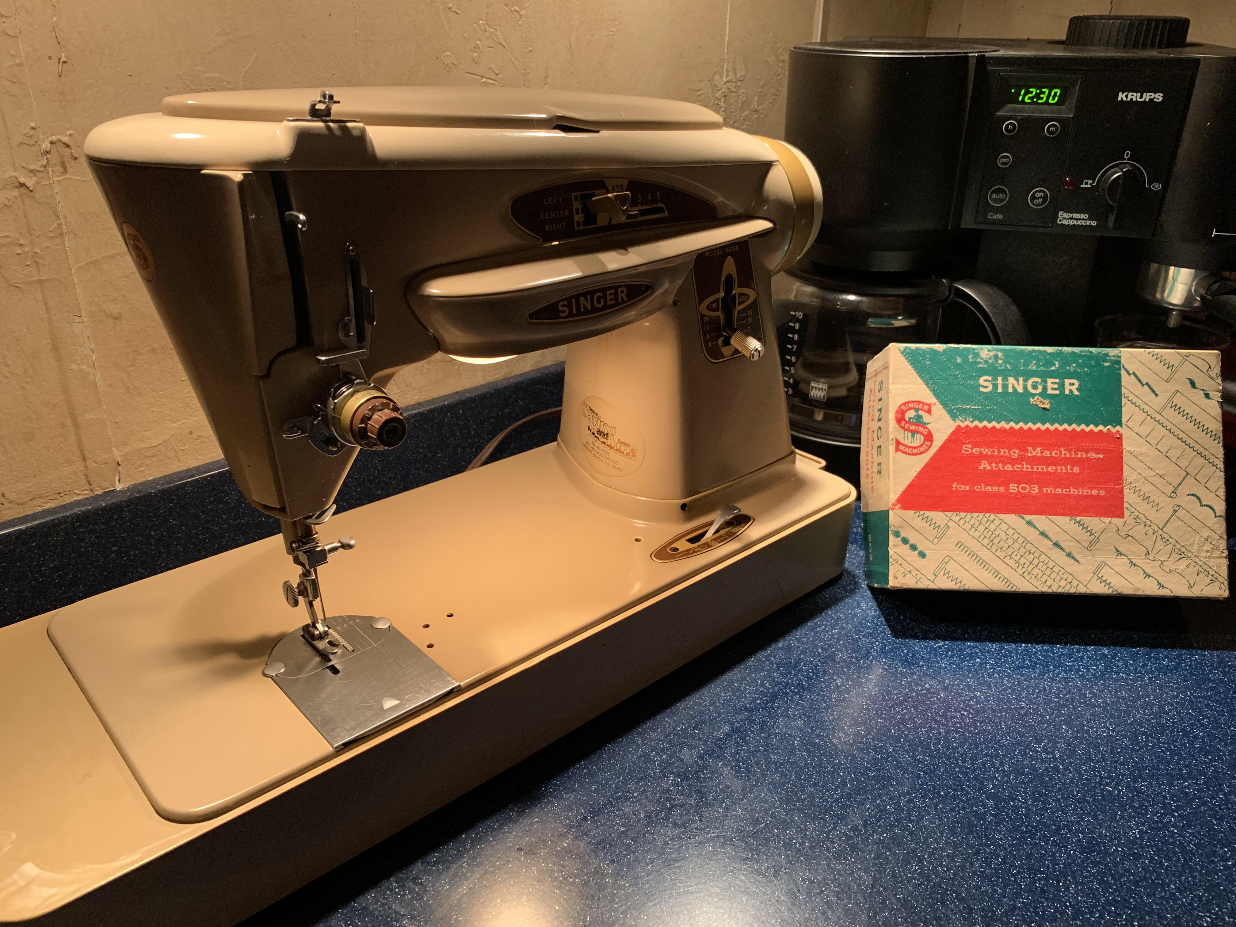 This 1961 Singer “Rocketeer” Sewing Machine | Scrolller