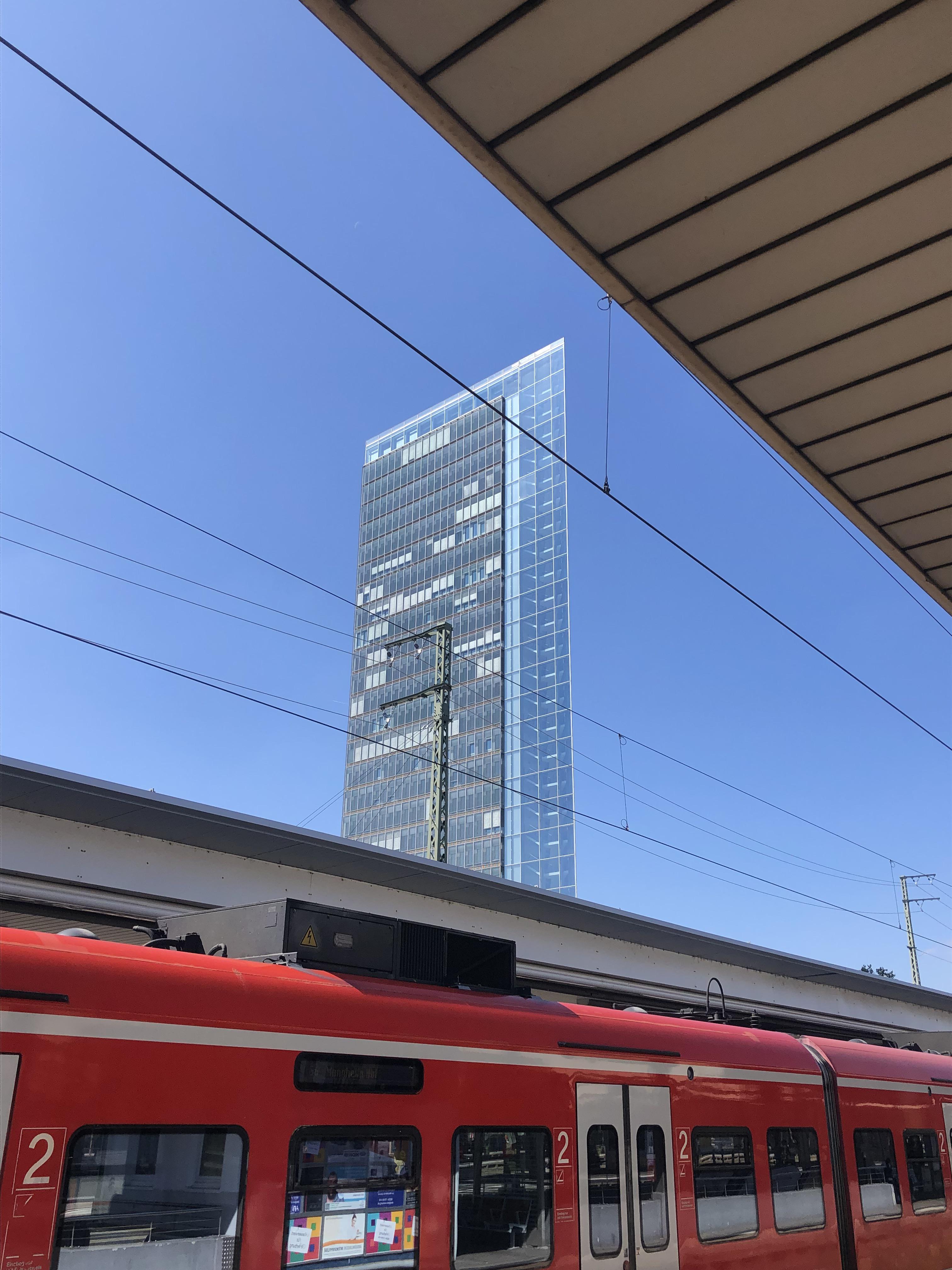 This building looks like 2D | Scrolller