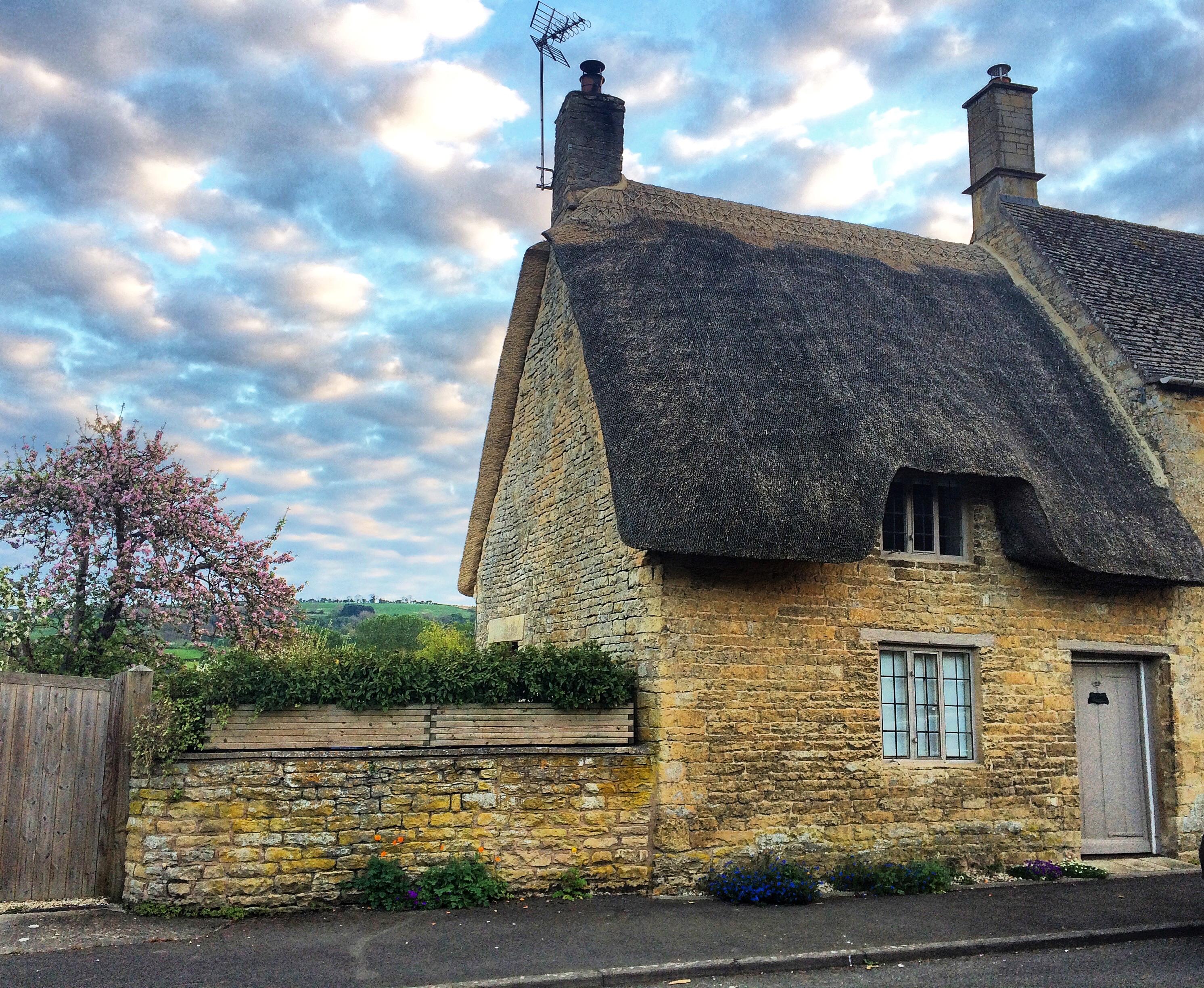 This cozy thatched roof cottage in a tiny British village stole my heart | Scrolller