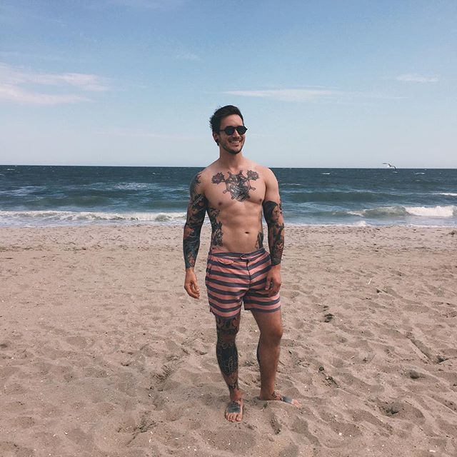 This fellow - Bobby Hicks | Scrolller