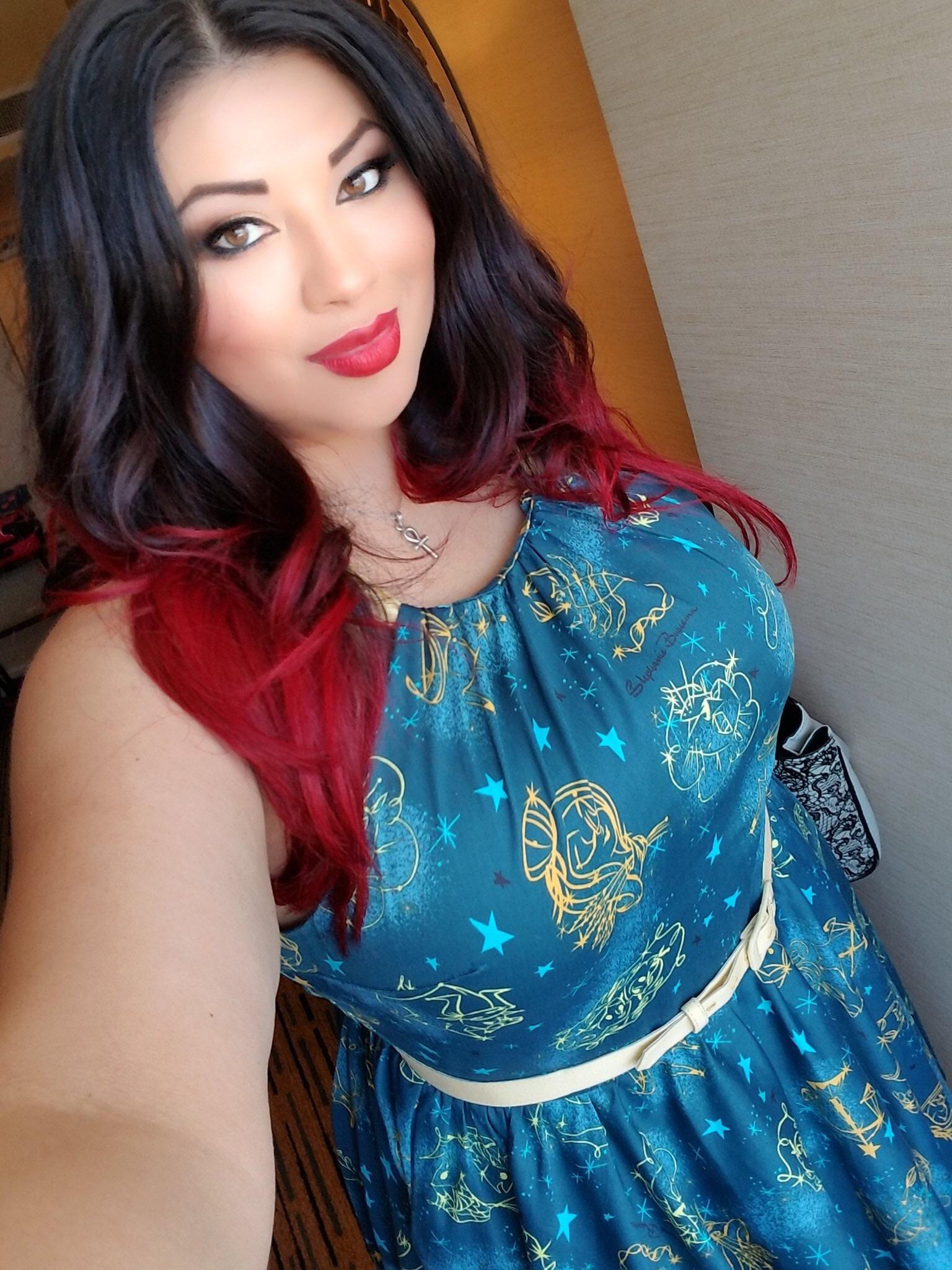 This hottie... | Scrolller