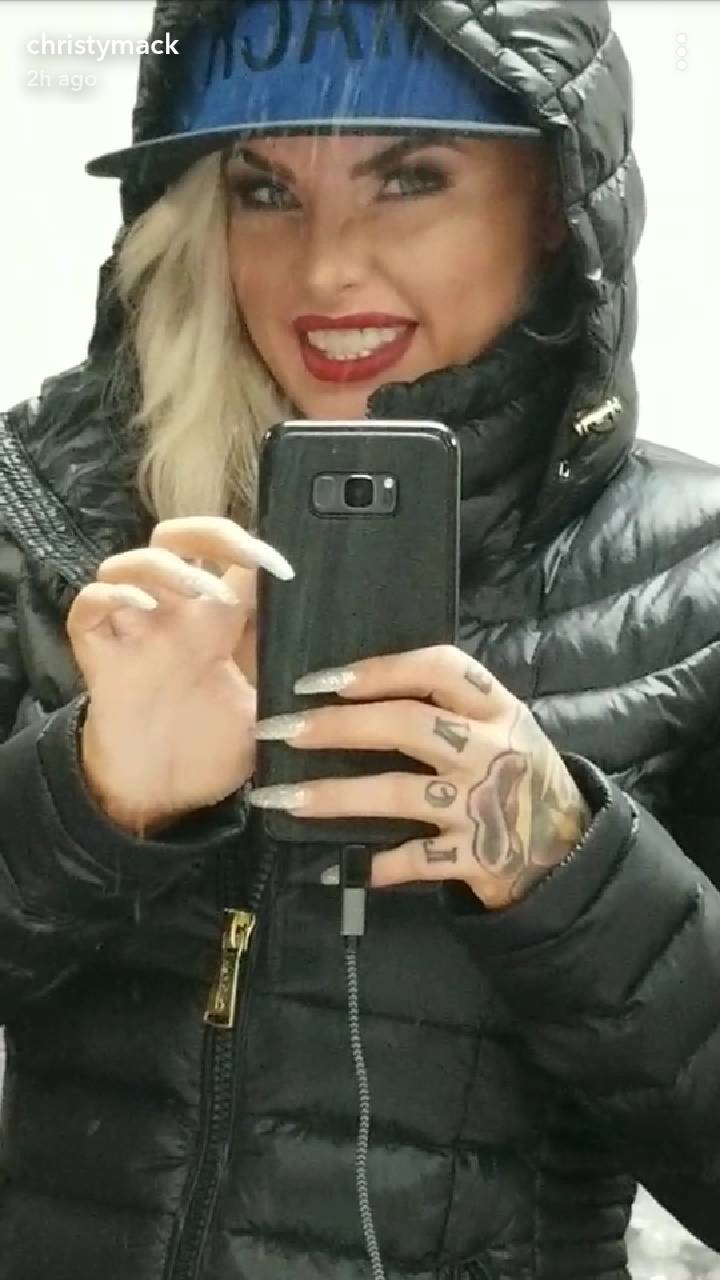 this is kinda what i was talking about in her sc story | Scrolller