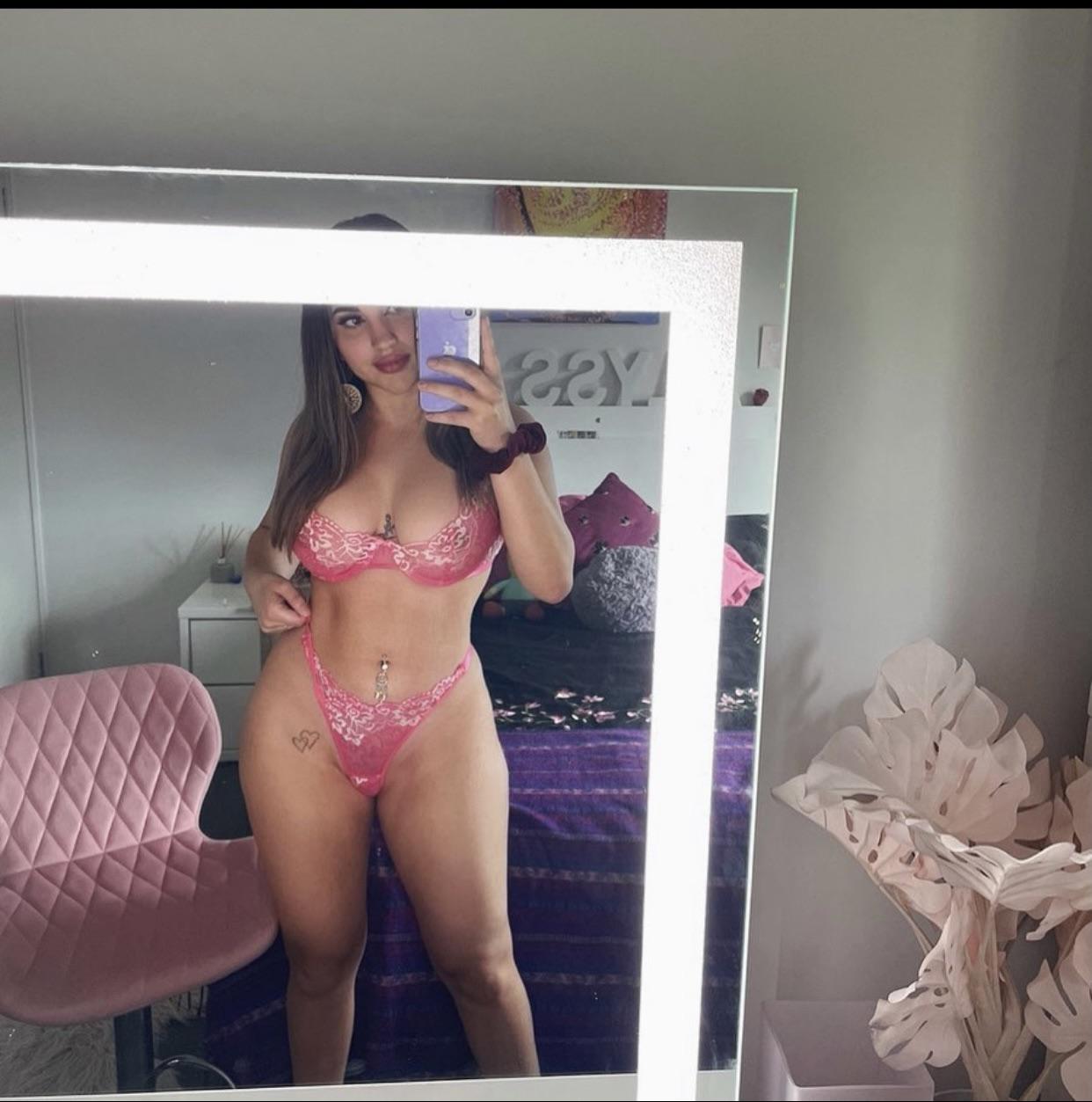 This little bitch | Scrolller