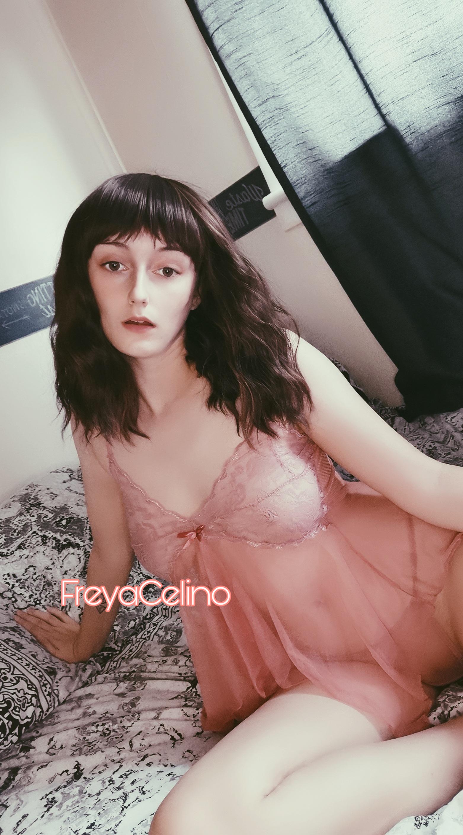 [SELLING] $5 OnlyFans, Customs Available, multiple posts daily 💜 Lolita little submissive ...