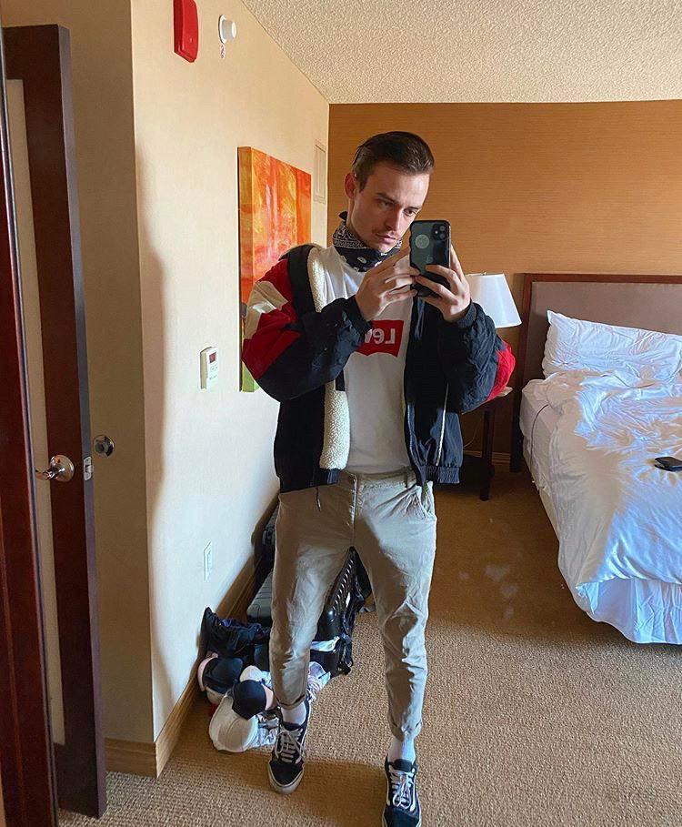 Thomas Doherty Bulge | Scrolller