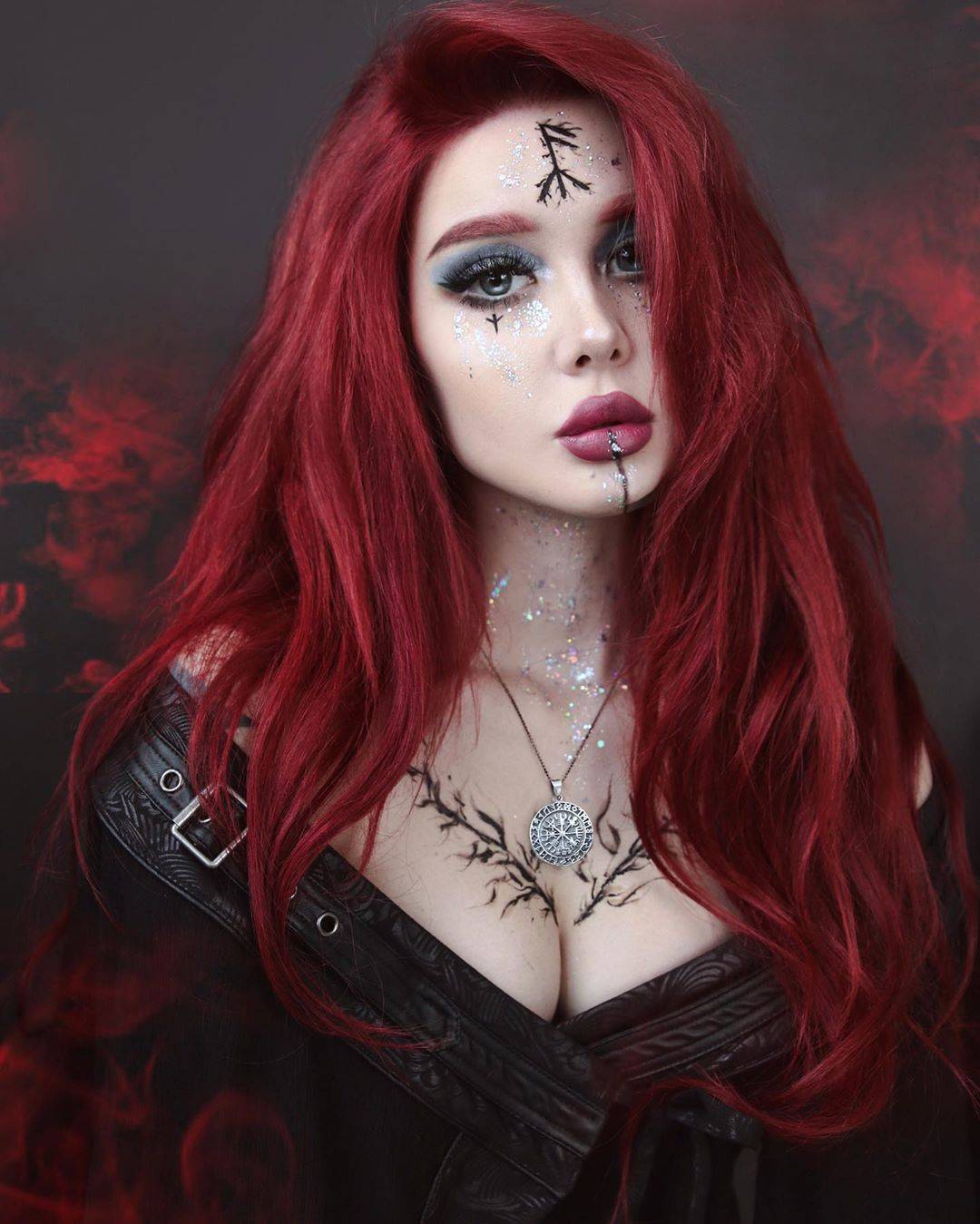 Those full lips needs to be covered | Scrolller