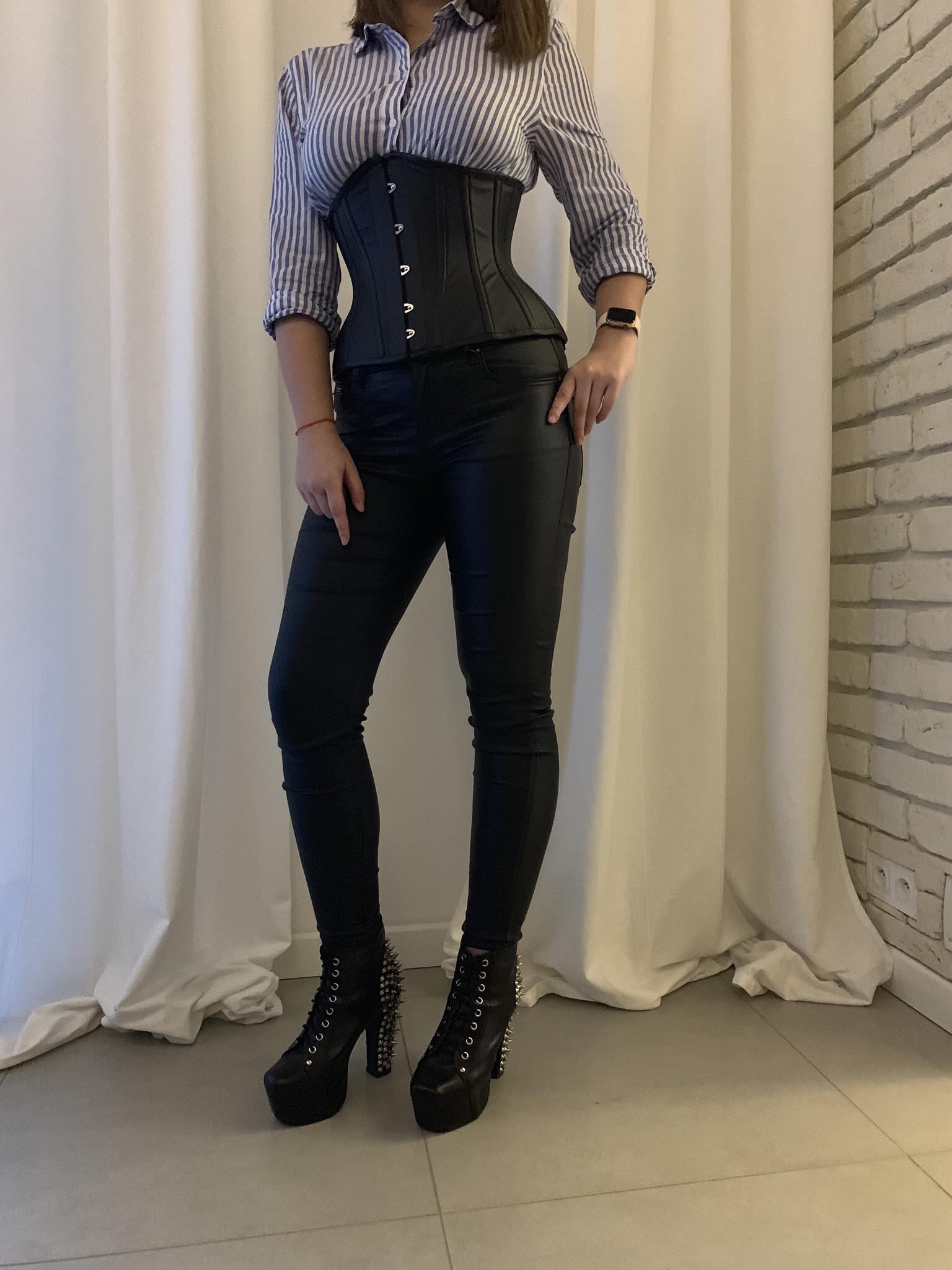 [OC] Leather corset, leather pants, leather boots 🖤 | Scrolller