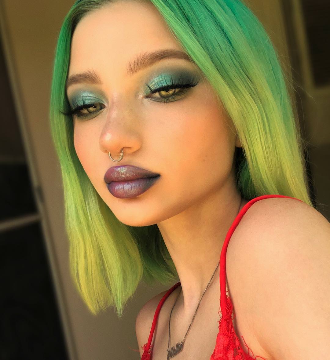 Those Lips! | Scrolller