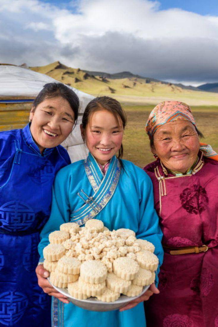 Three Mongolian generations. | Scrolller