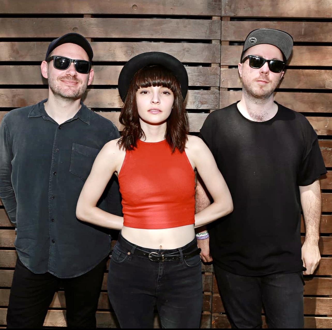 Throwback bangs & midriff | Scrolller