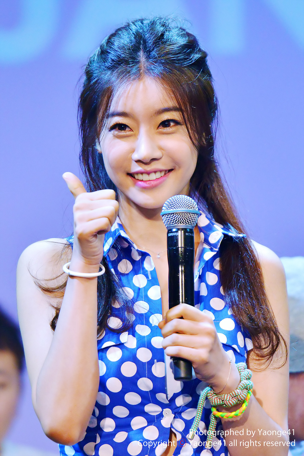 Thumbs up | Scrolller