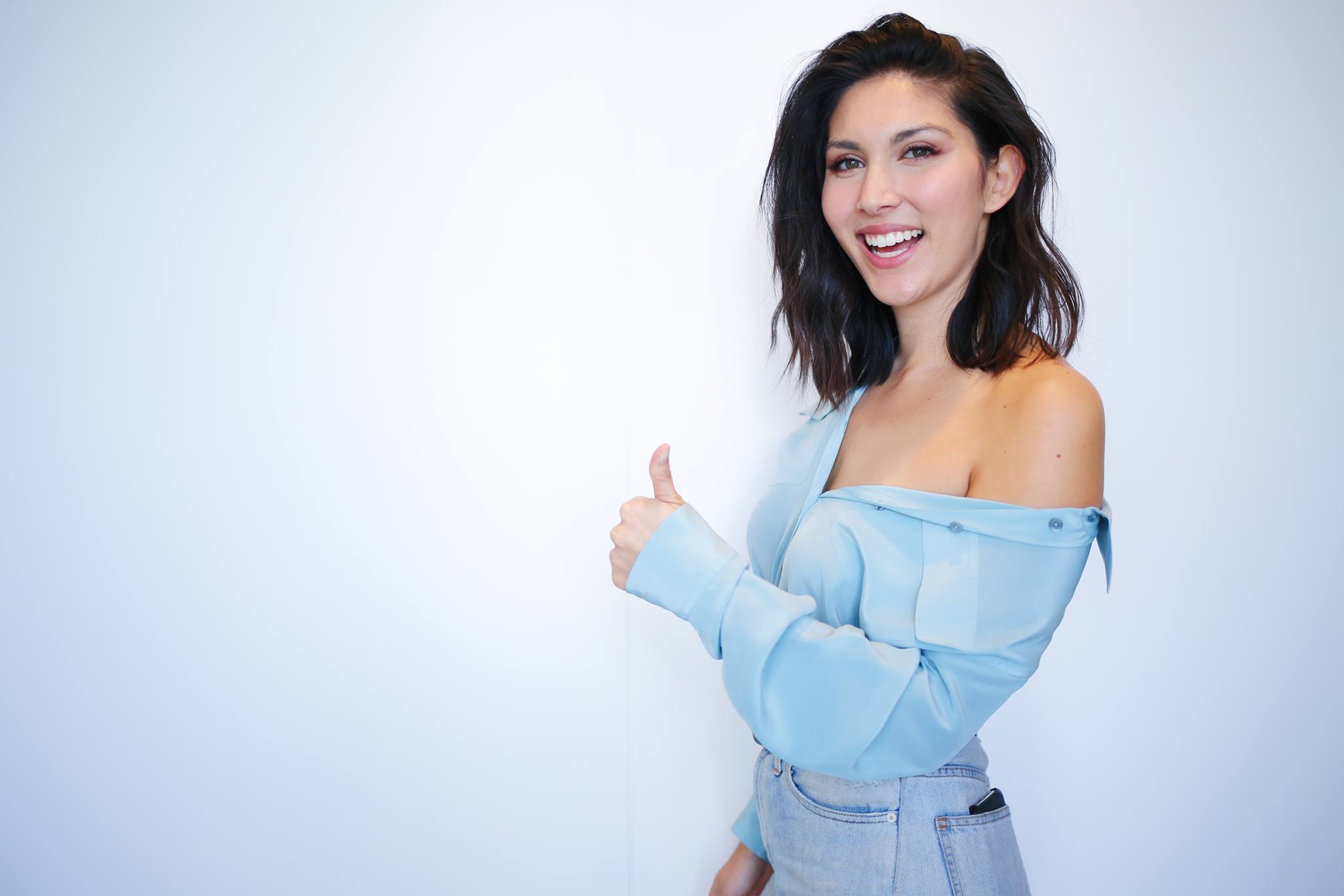 Thumbs up Sydnee! | Scrolller