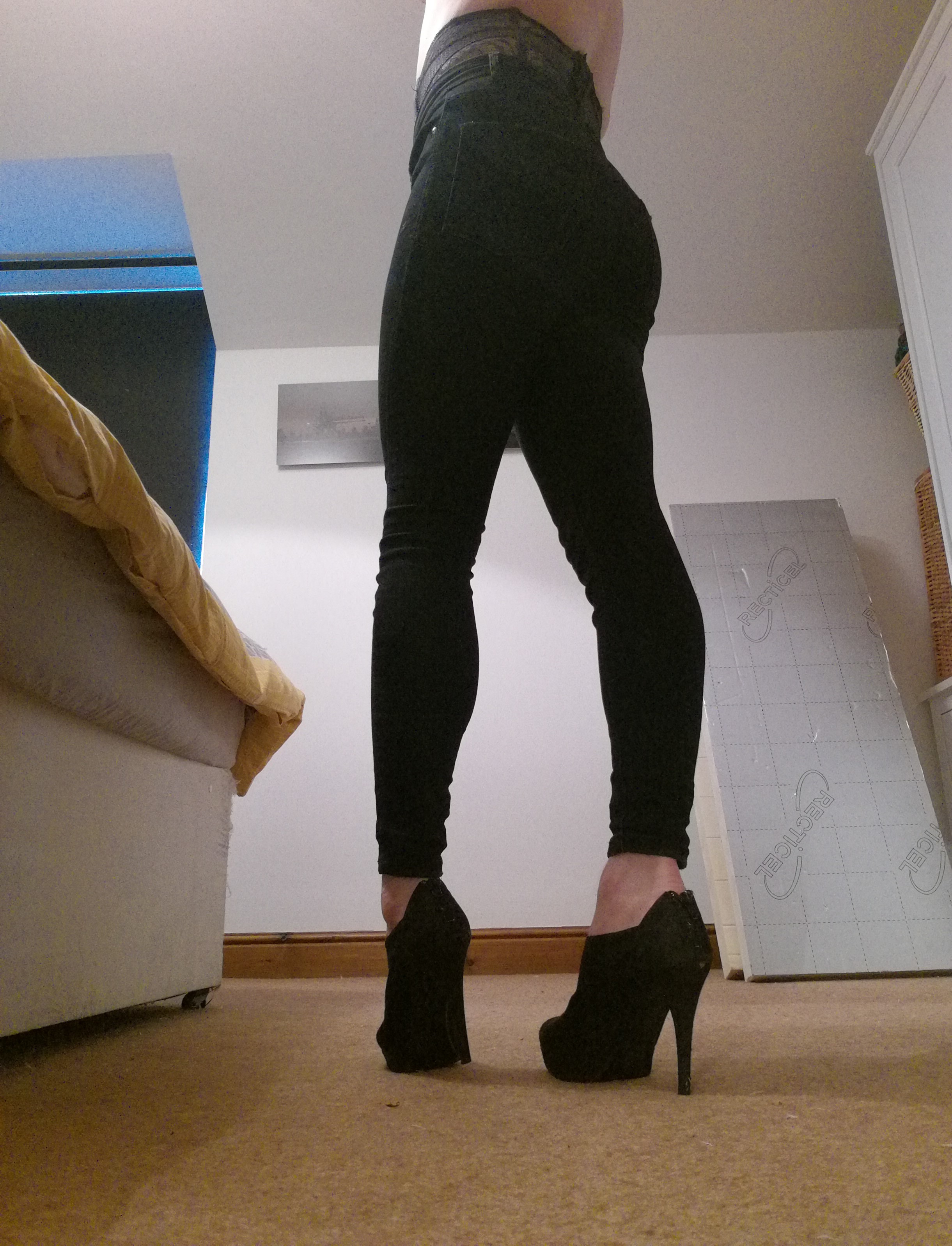 Tight black jeans | Scrolller