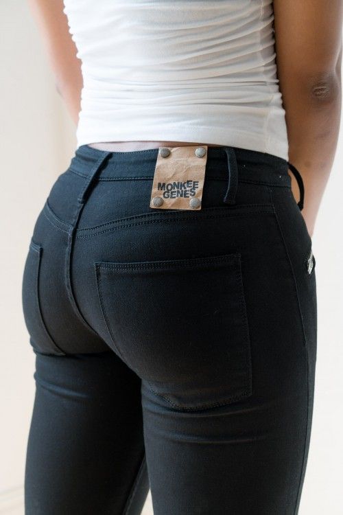 Tight black jeans ass | Scrolller