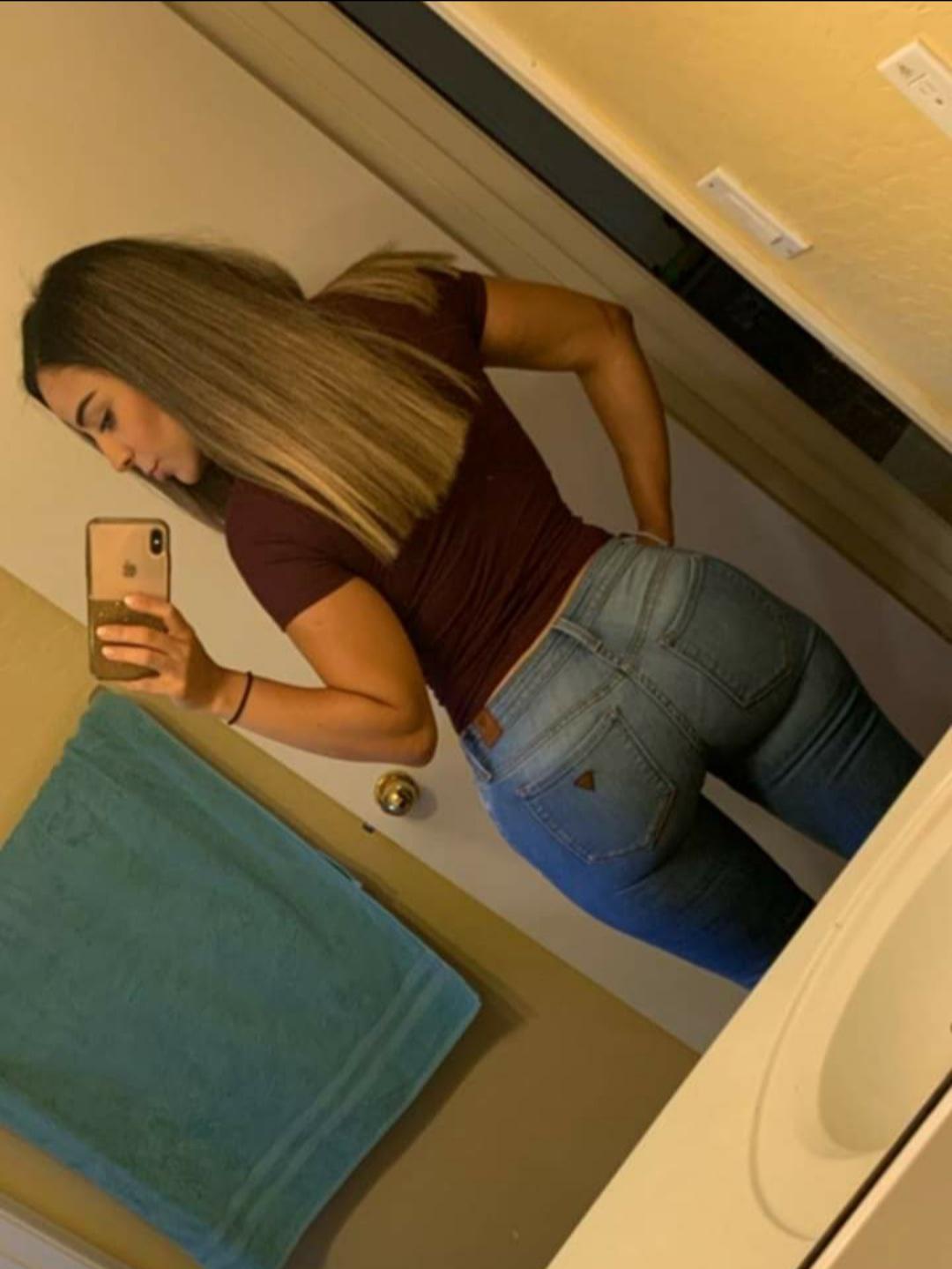 Tight jeans (AW) | Scrolller