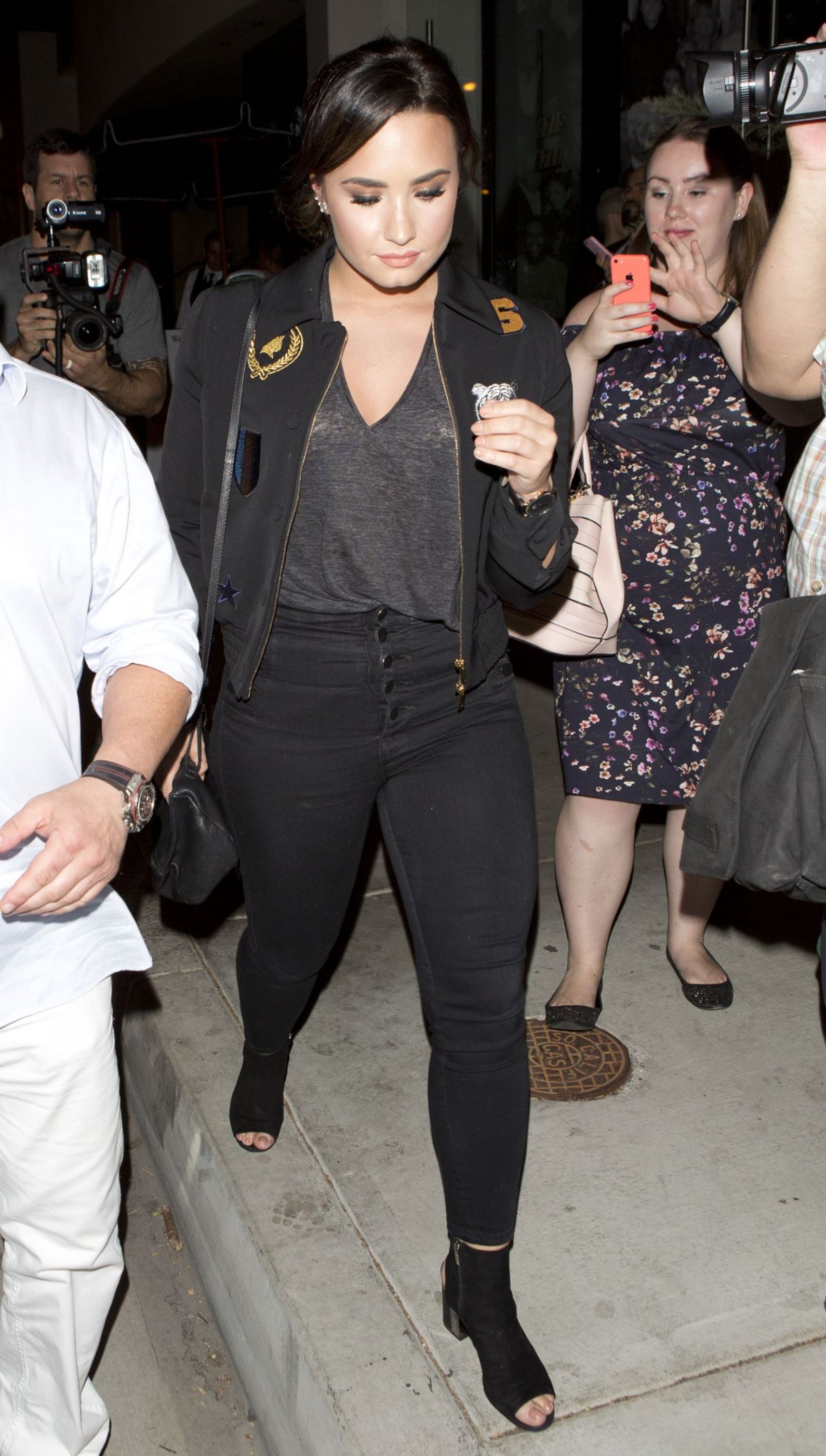 Tight pants | Scrolller