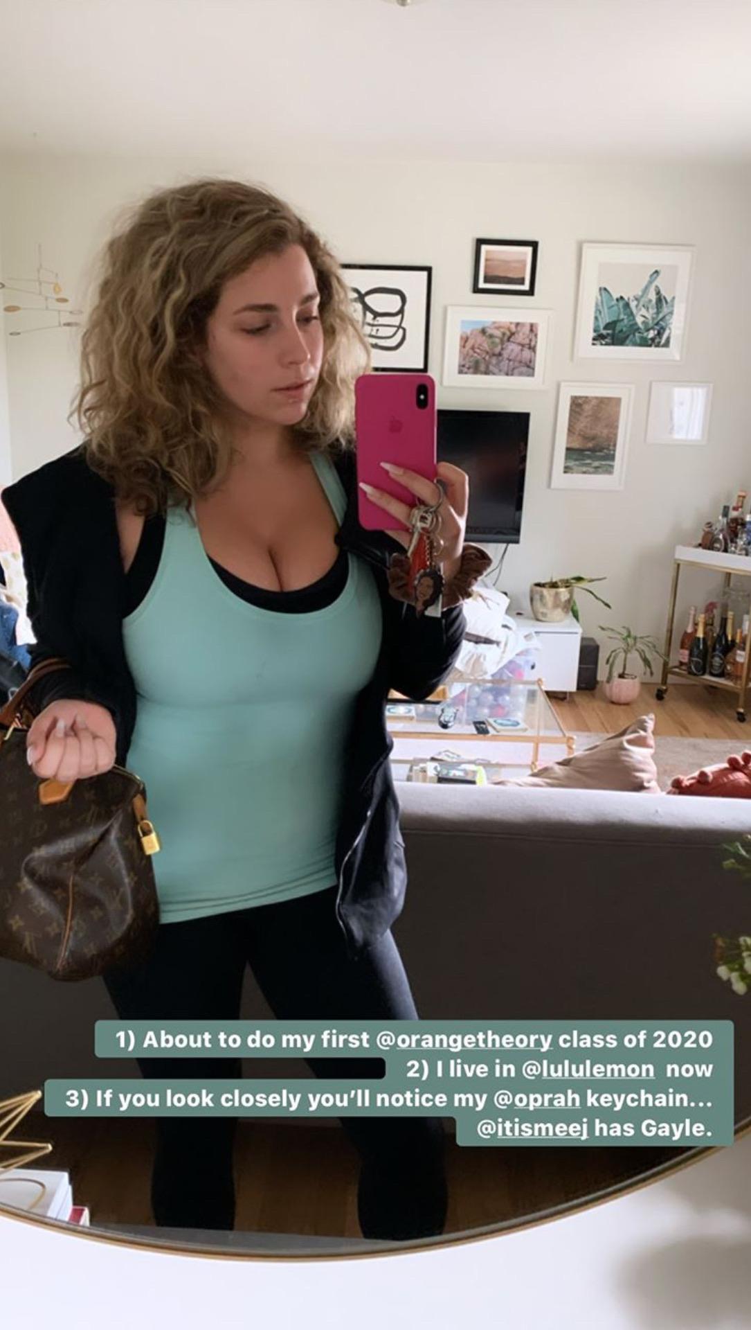 Tight top selfie | Scrolller