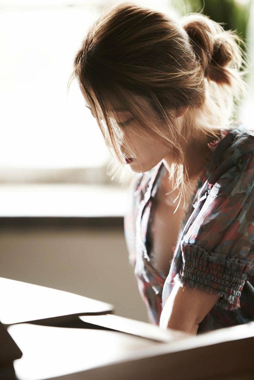 Timeless beauty IU | Scrolller