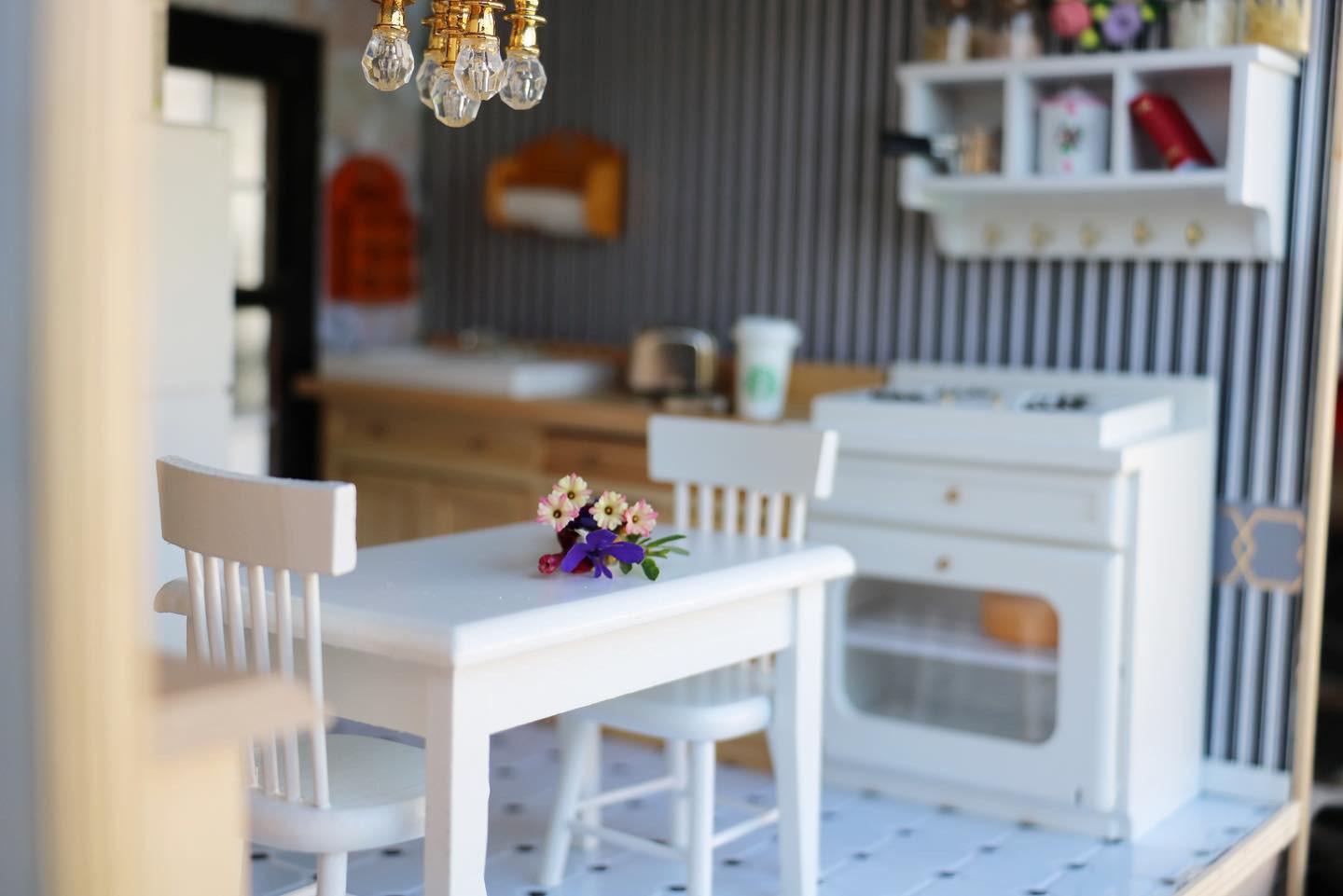 Tiny bouquet in my 1:12 scale dollhouse | Scrolller