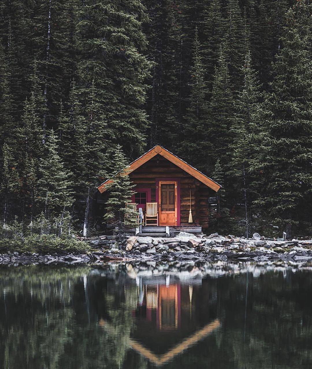 Tiny lakeside cabin | Scrolller