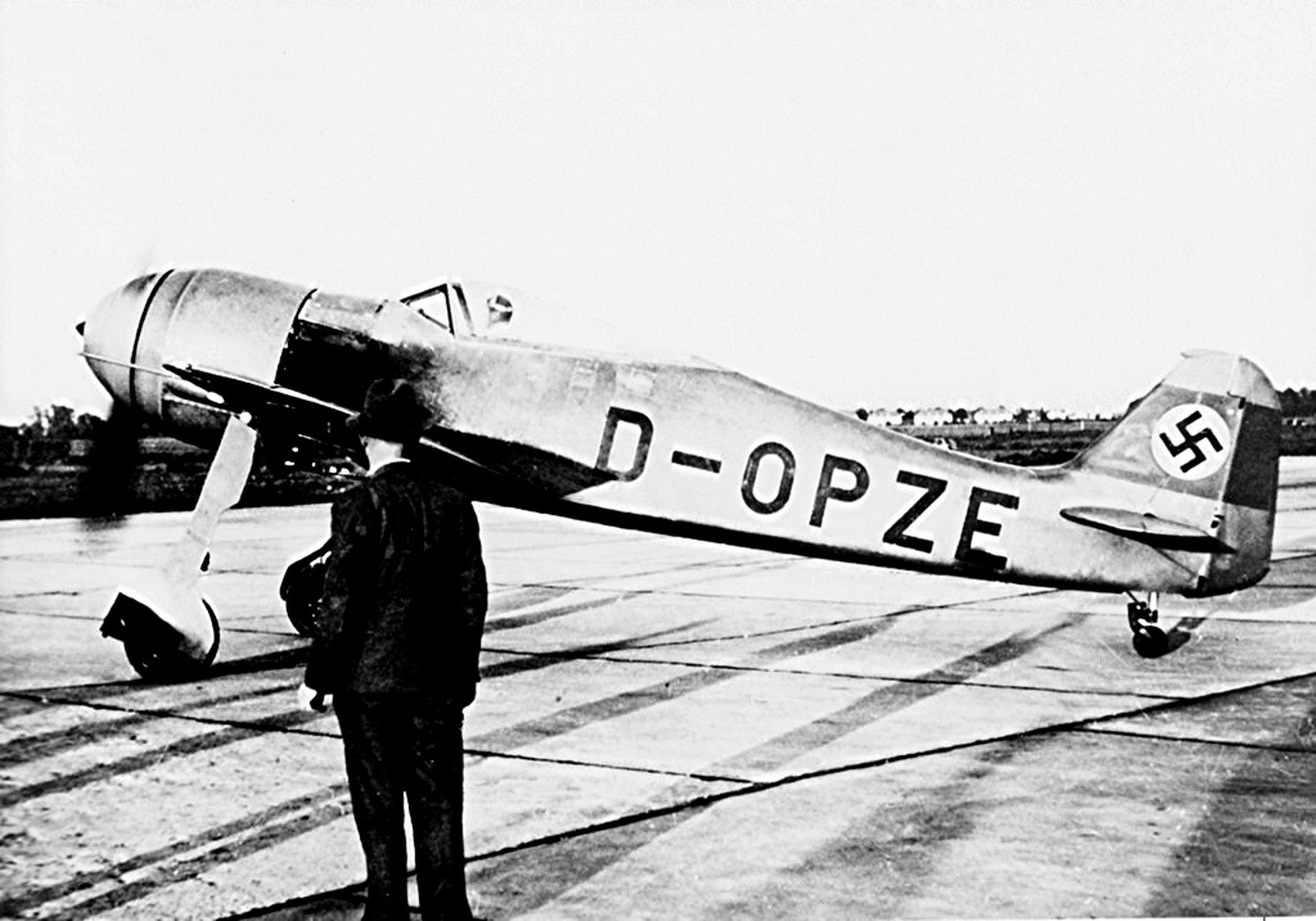Today 81 years ago, in 1939, the first prototype of the Focke Wulf Fw-190 flies for the first ...